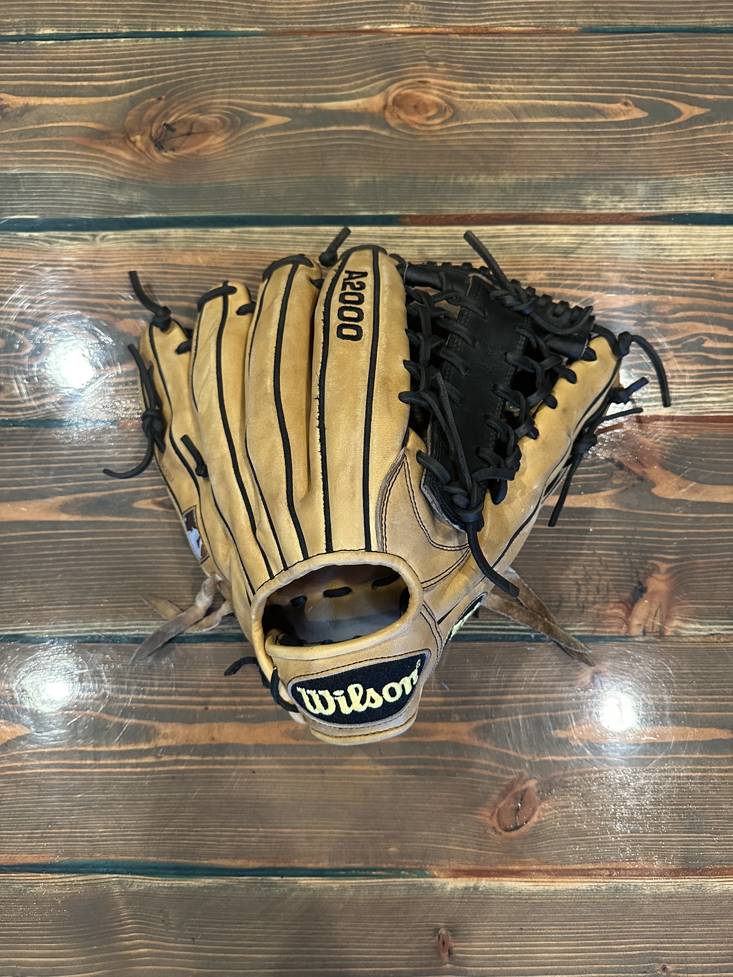 Outfield 12.5" A2000 Baseball Glove | SidelineSwap