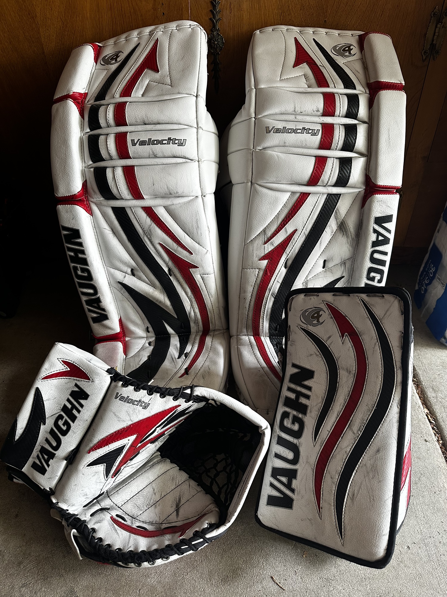 32" Regular Velocity V4 Goalie Full Set | SidelineSwap