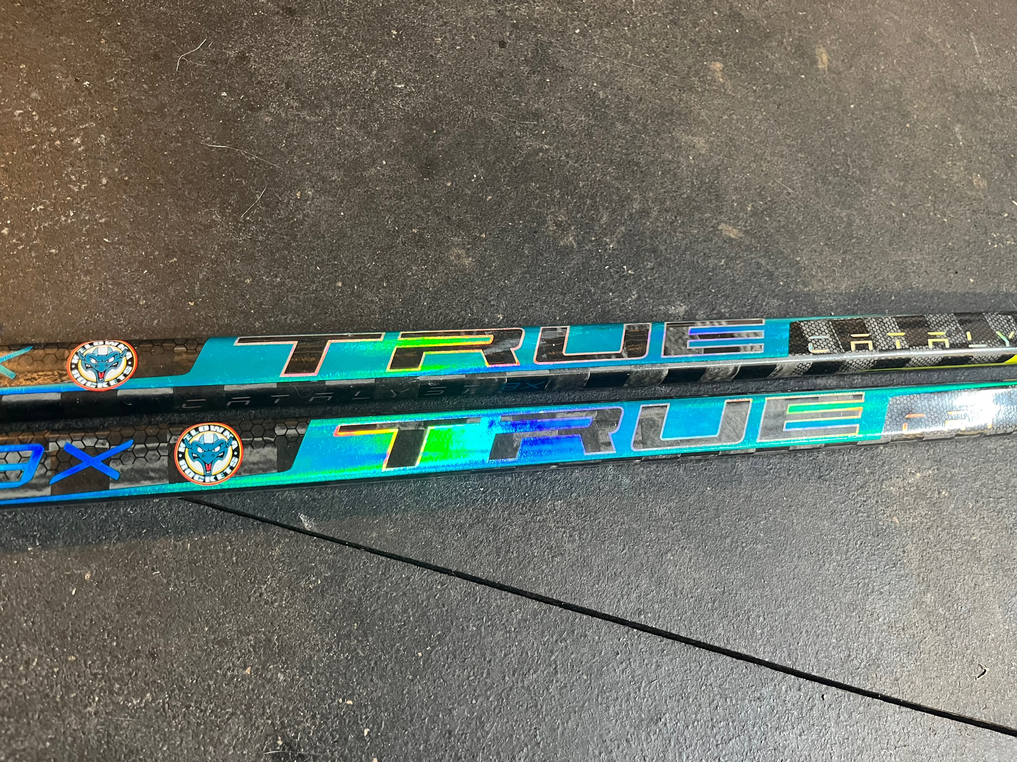 2 pack of True Catalyst 9X Pro stock hockey sticks P28 75 flex ...