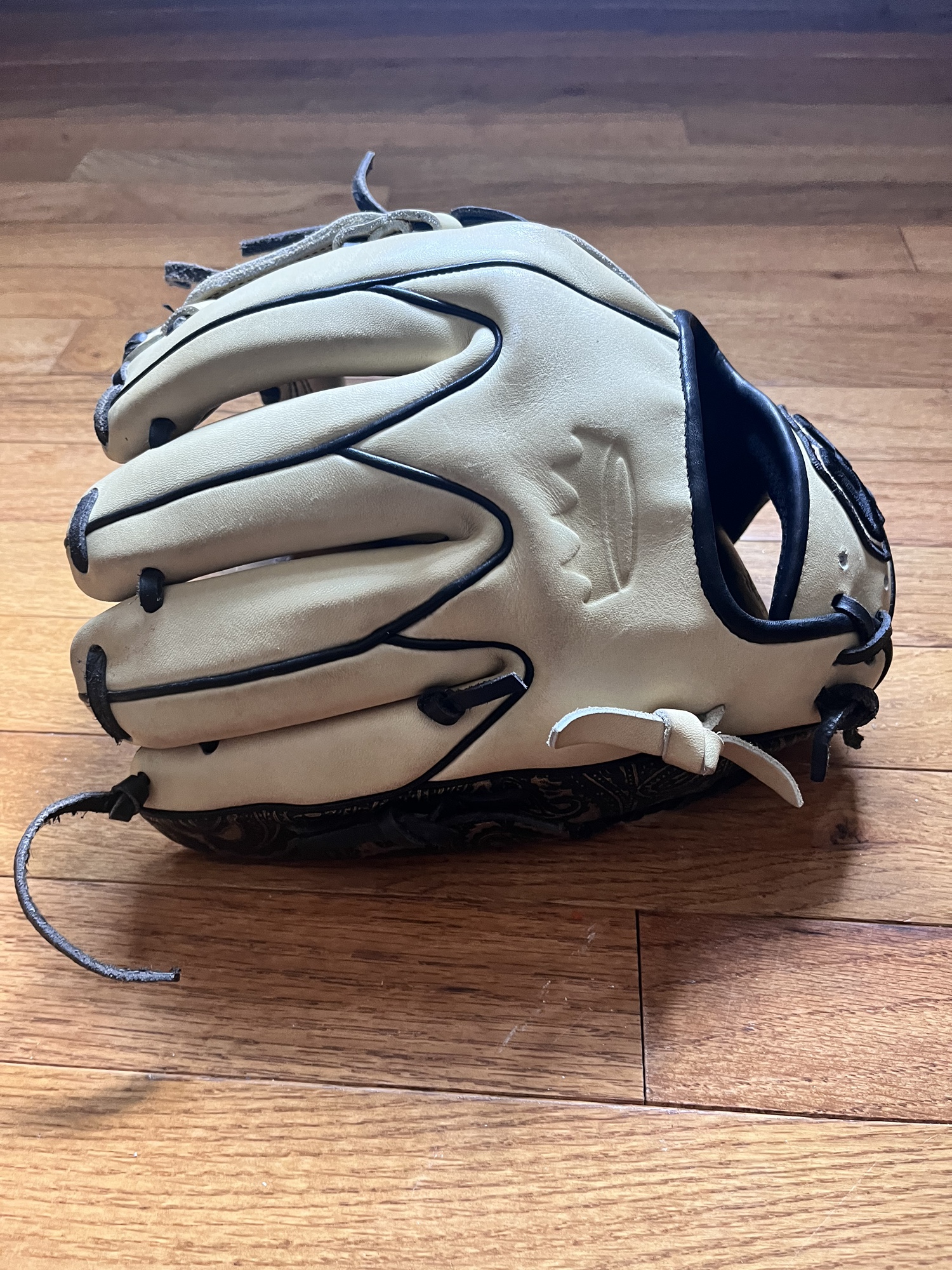 44 pro glove 12” crown tip | SidelineSwap