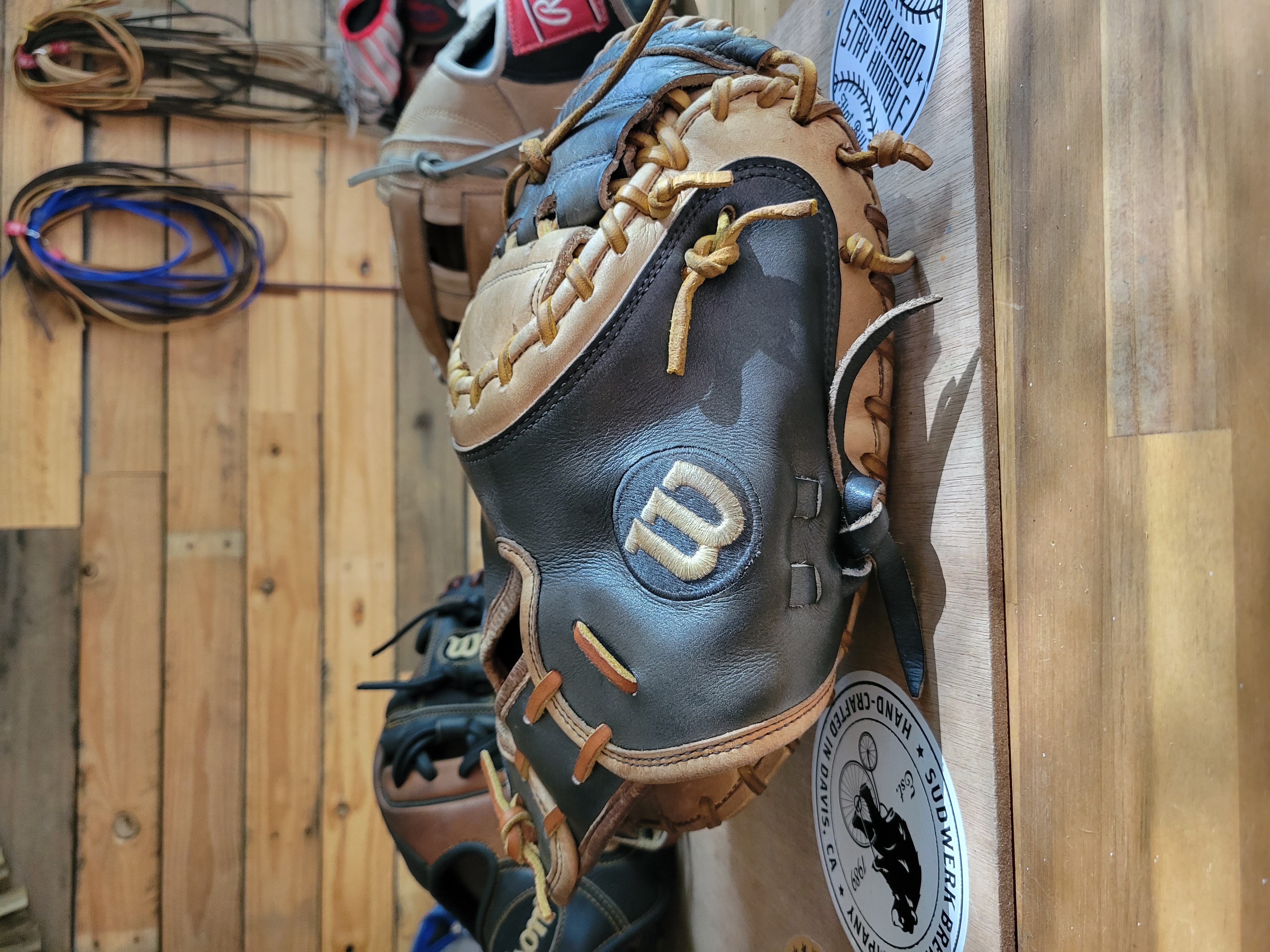 Wilson Catchers Mitt A2000 Pro Stock CM33- 33" | SidelineSwap