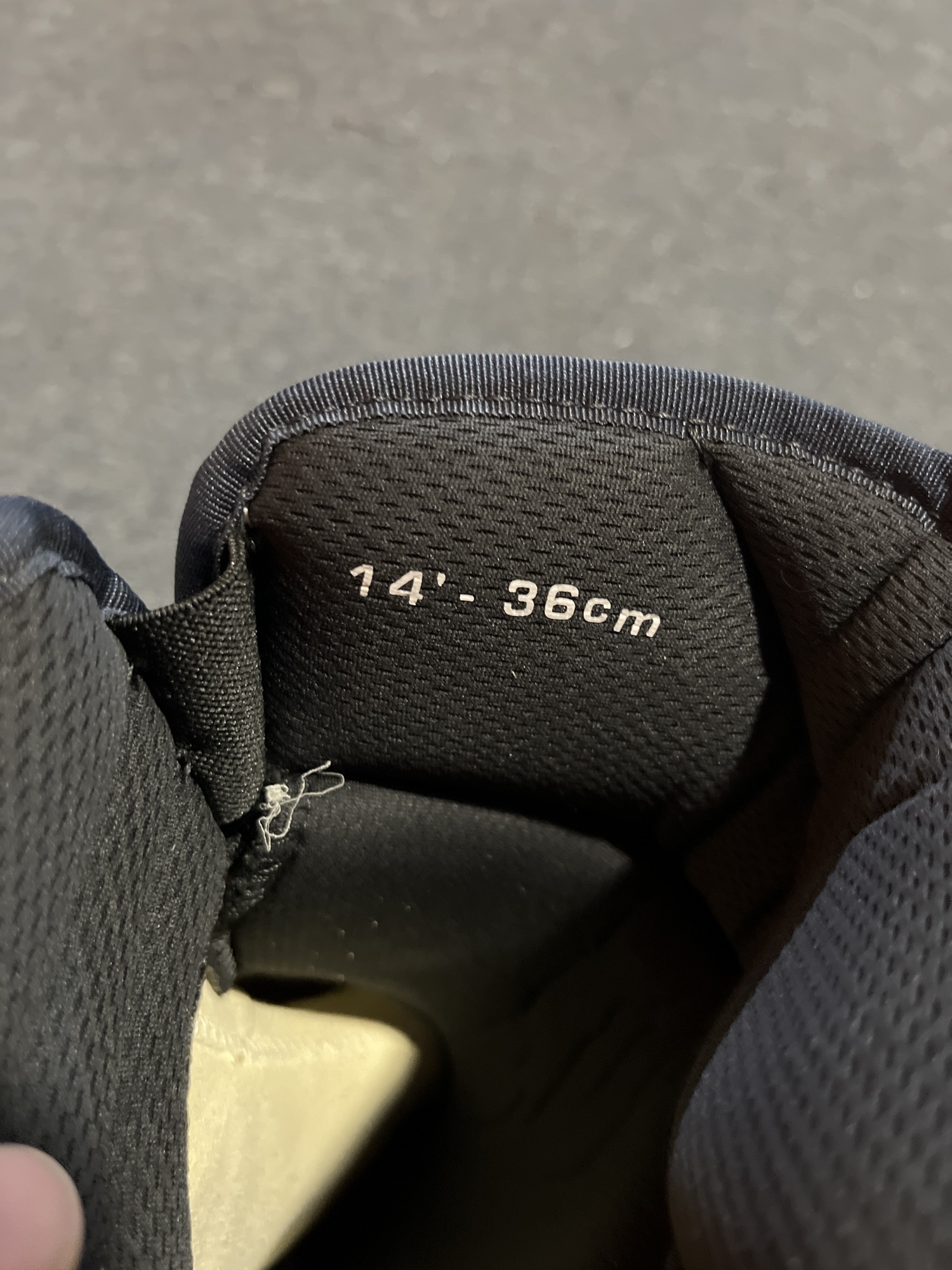 Game Used Navy (WC) Bauer Pro Series Pro Stock Gloves Colorado ...