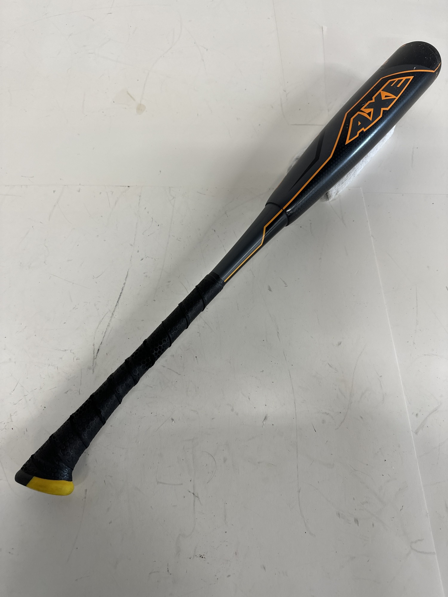 Used USSSA Certified AXE Avenge Composite Bat -10 19OZ 29" | SidelineSwap