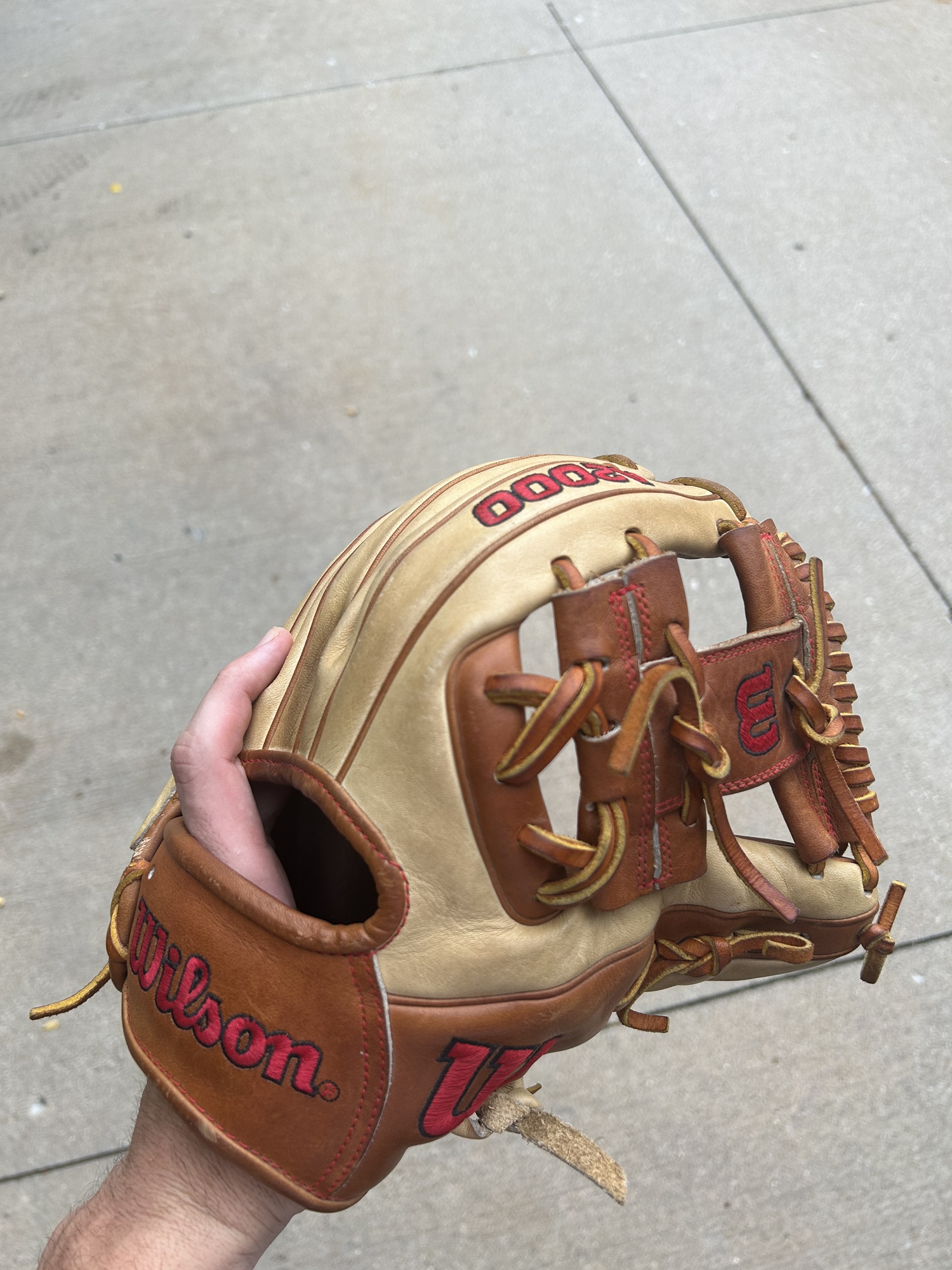 2022 Infield 11.5" A2000 Baseball Glove | SidelineSwap