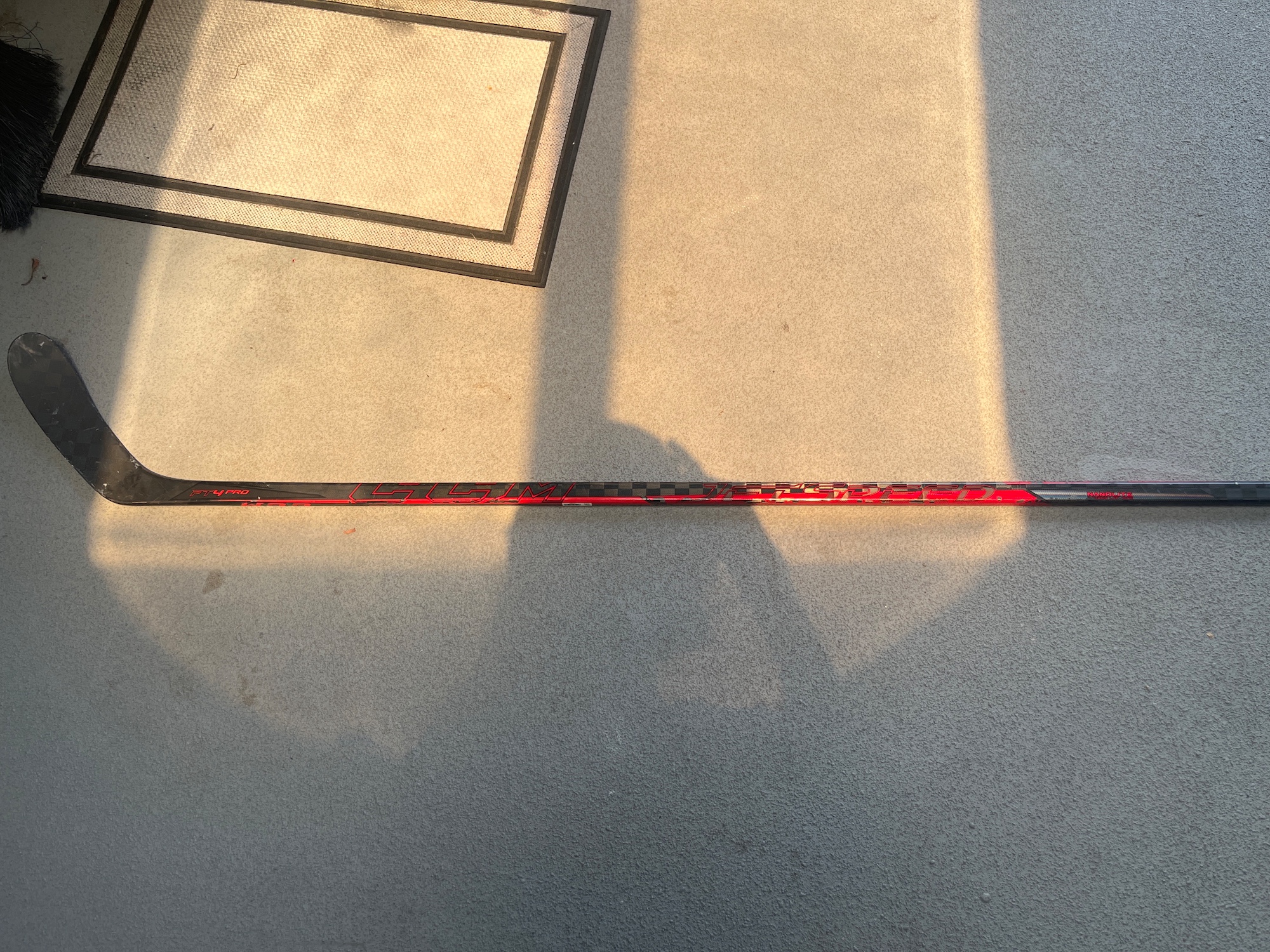 Intermediate Right Handed Pro Stock Jetspeed FT4 Pro Hockey Stick ...