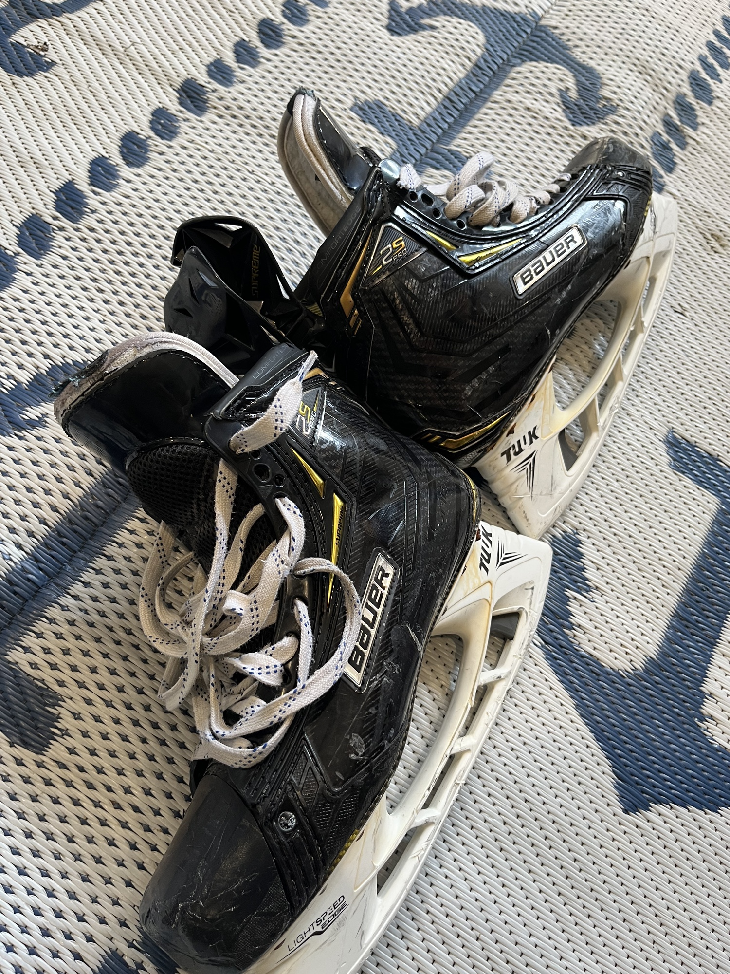 Used Bauer Regular Width Pro Stock Size 8 Supreme 2S Pro Hockey Skates ...