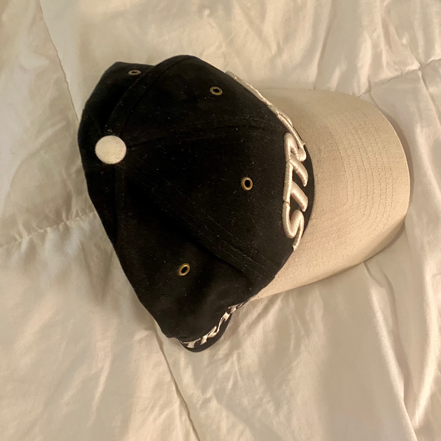 VINTAGE STRATA GOLF HAT | SidelineSwap