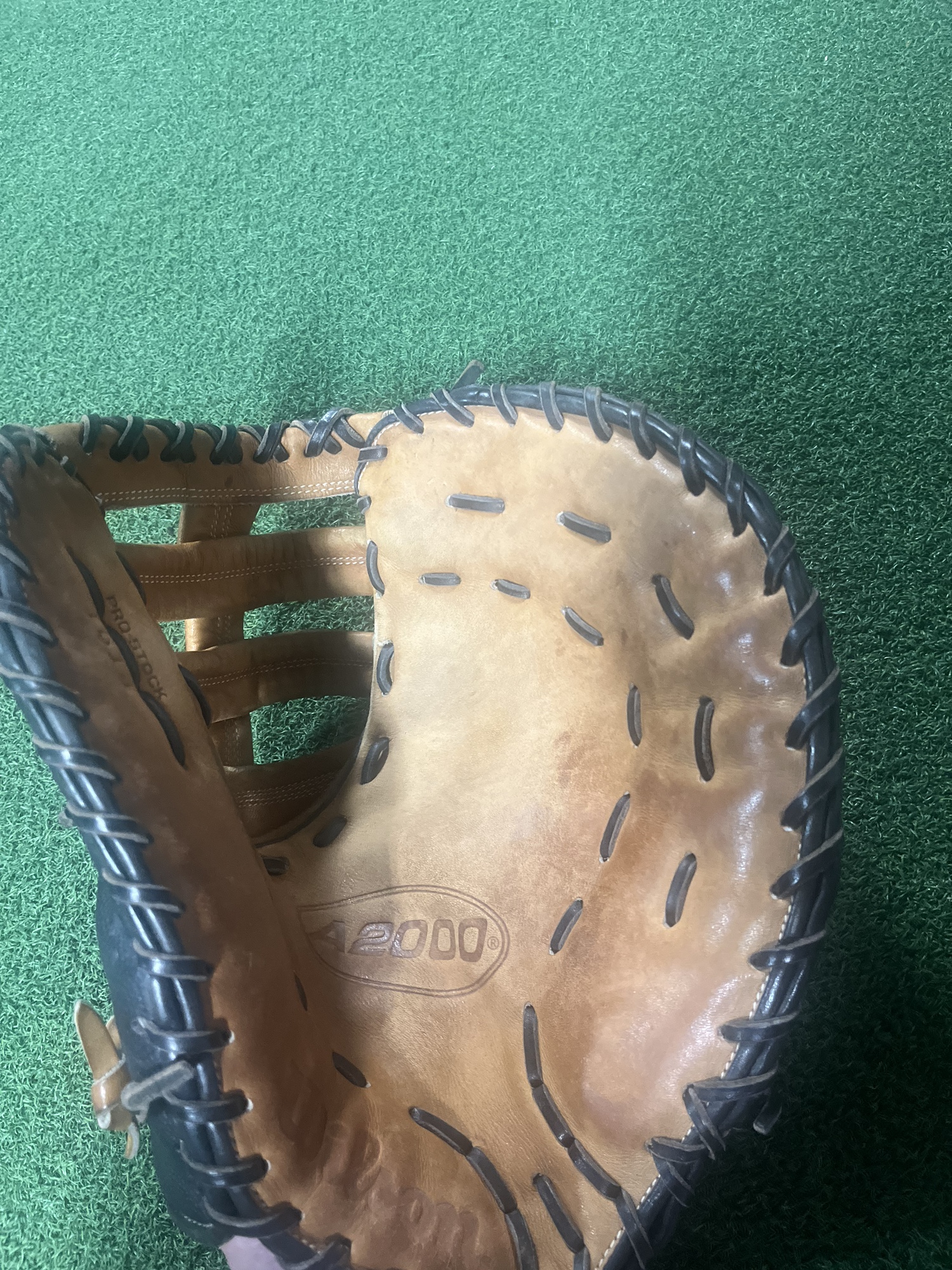 Wilson First base 12.5" A2000 Baseball Glove | SidelineSwap