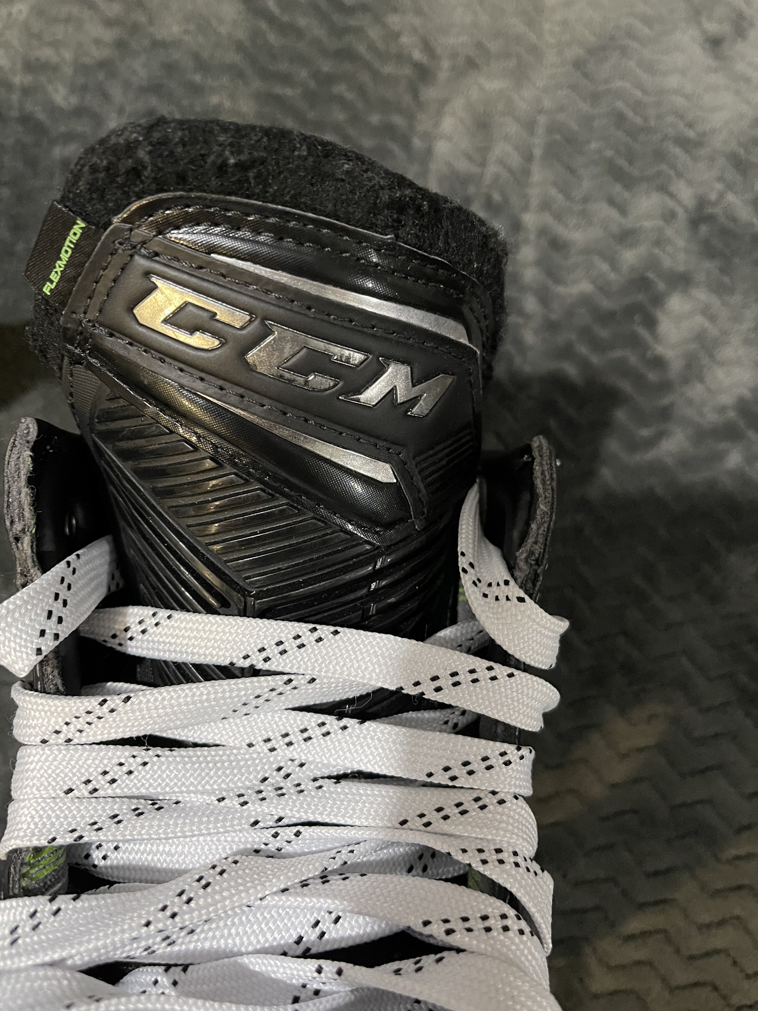 CCM Ribcor 100K Pro Skates - 10 | SidelineSwap