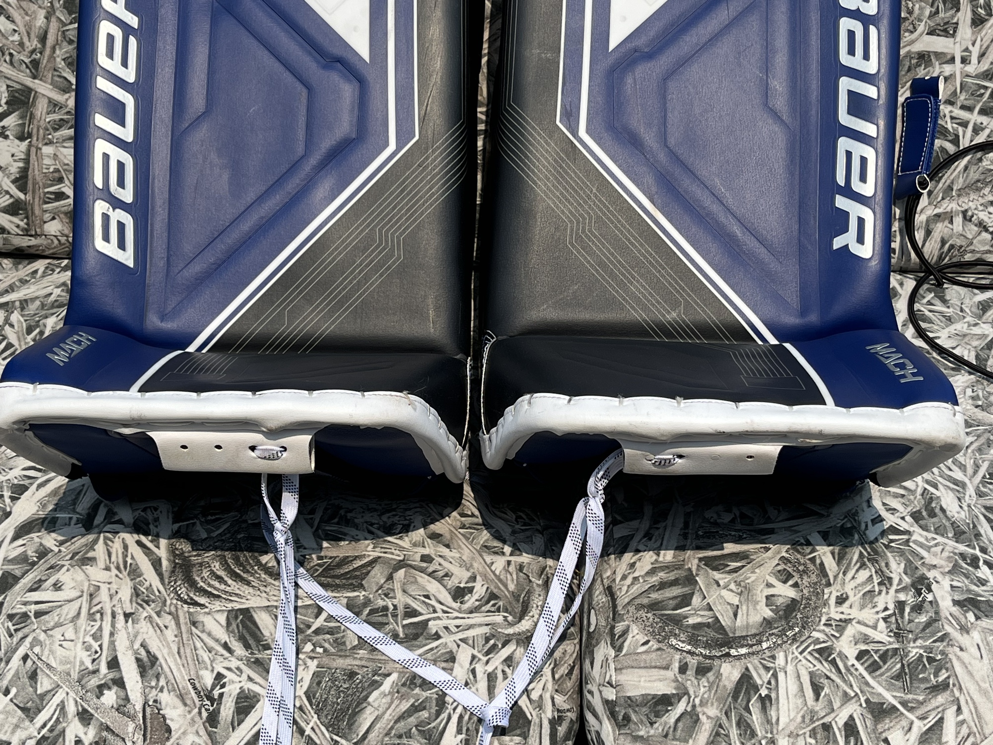 XL Bauer MACH Goalie Leg Pads | SidelineSwap