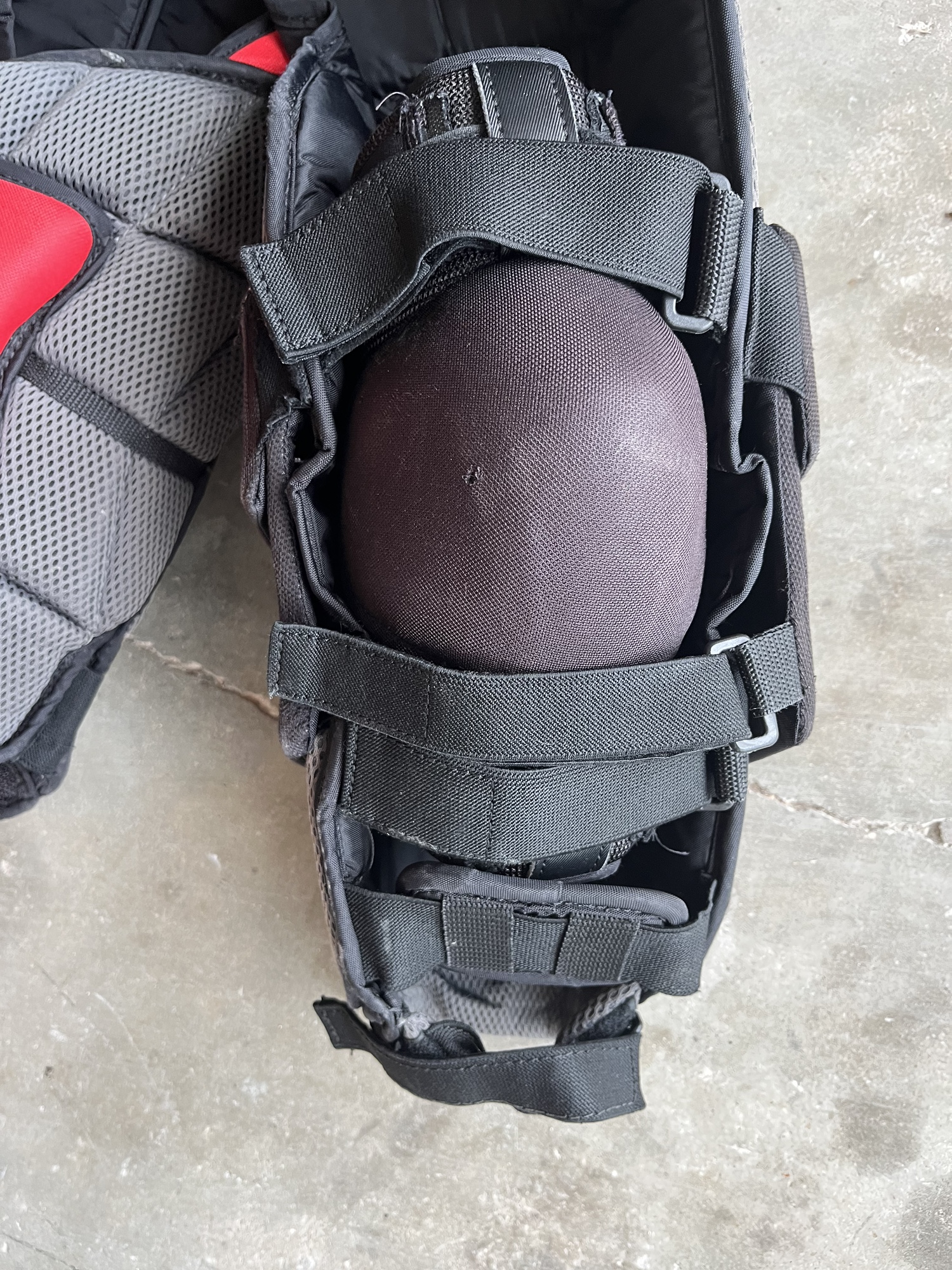 Used Medium CCM Extreme Flex Shield E2.9 Goalie Chest Protector ...