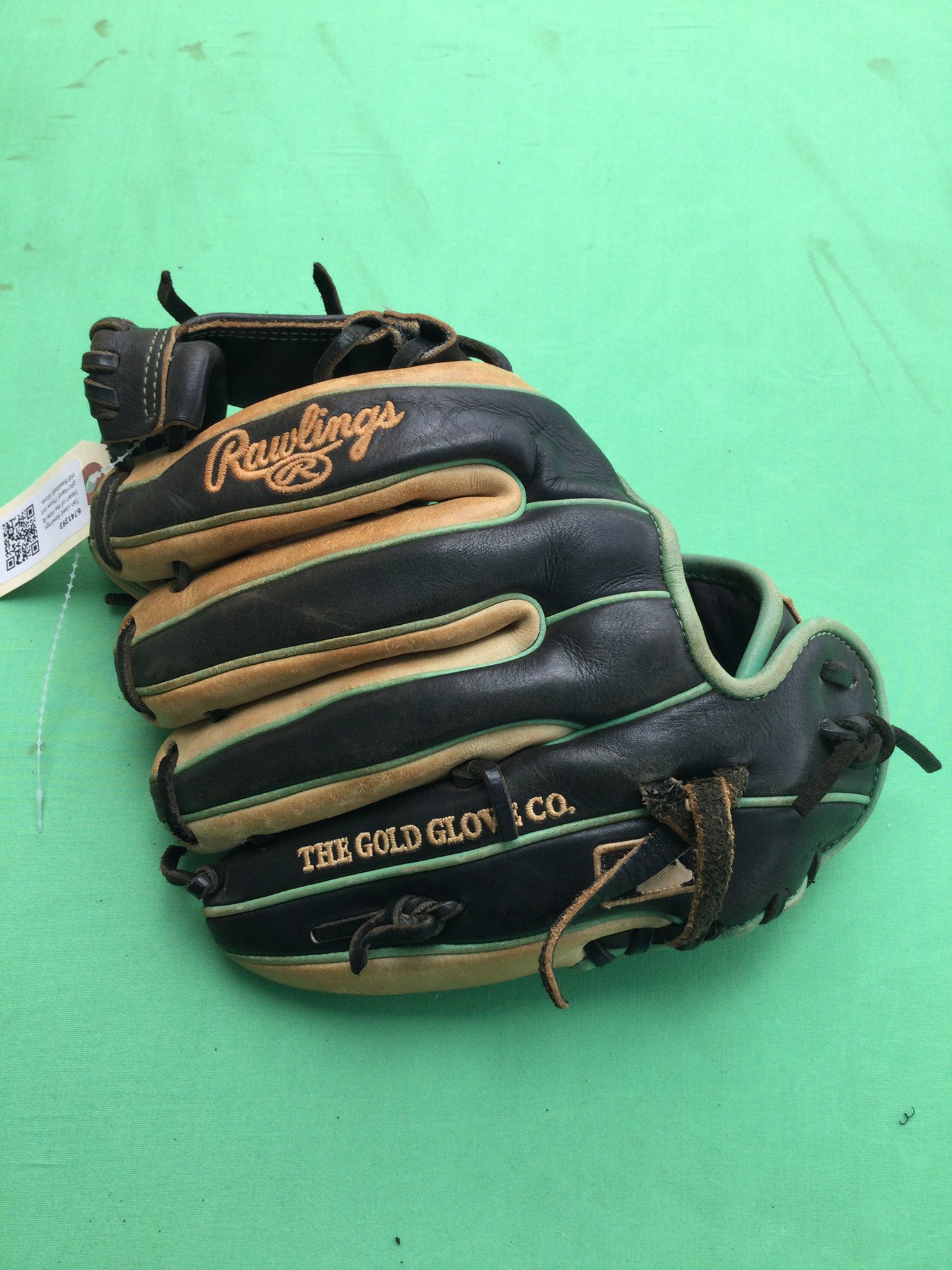 Tan Used Rawlings Heart of the Hide Right Hand Throw Infield Baseball Glove 11.5" | SidelineSwap