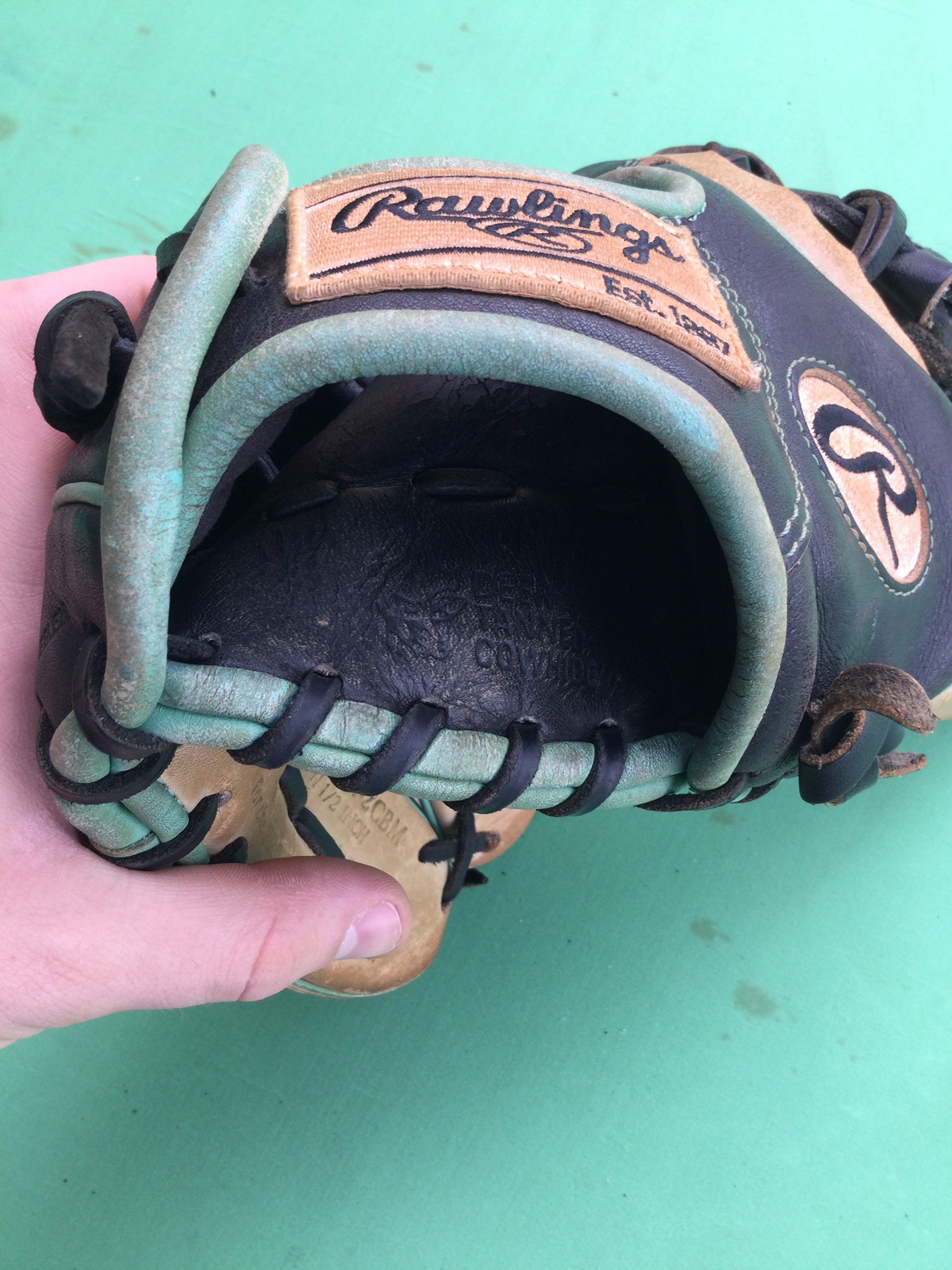 Tan Used Rawlings Heart of the Hide Right Hand Throw Infield Baseball Glove 11.5" | SidelineSwap