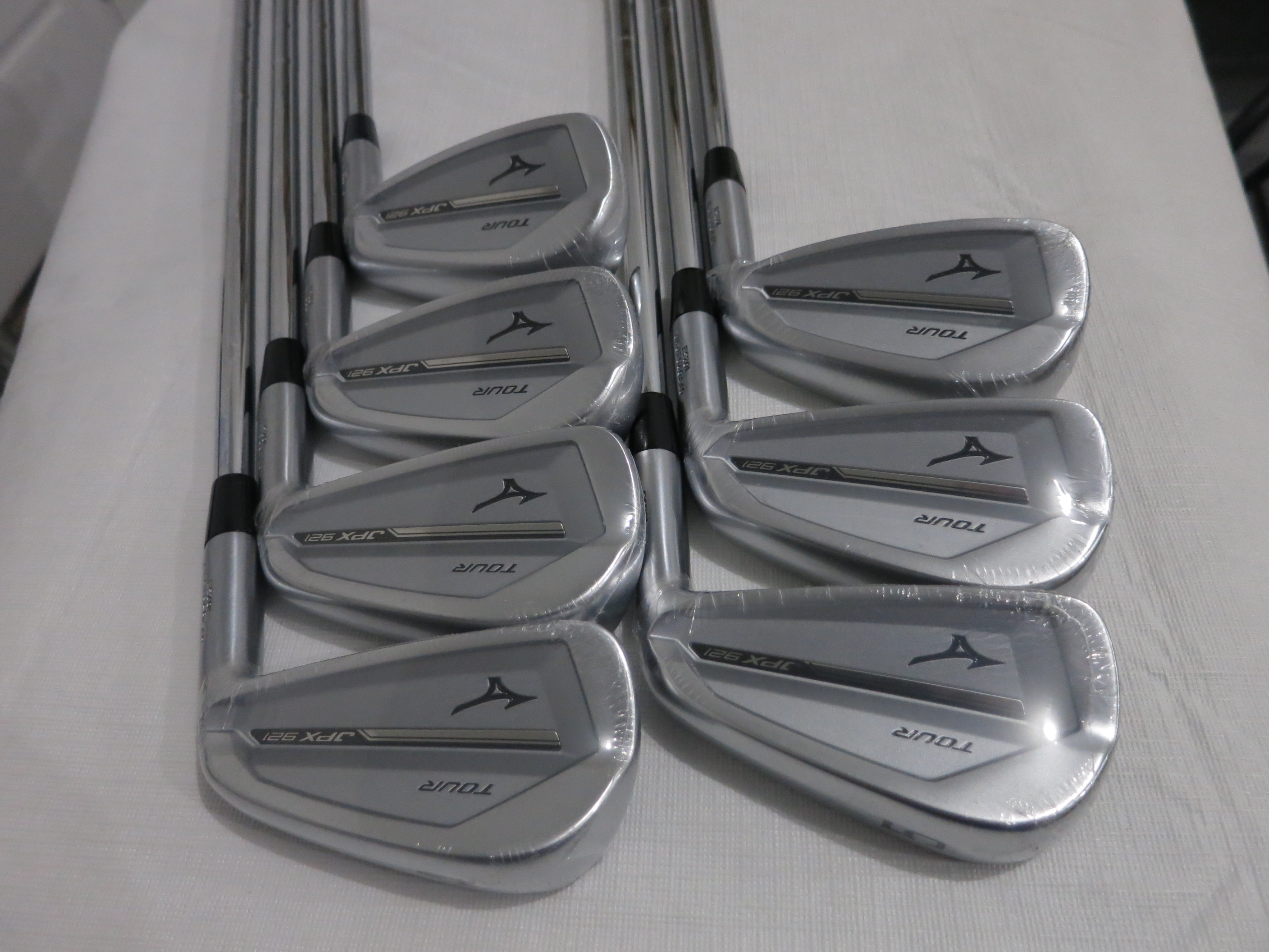 Mizuno JPX-921 Tour Iron Set - 4-PW - Modus 115 Extra Stiff X Flex ...