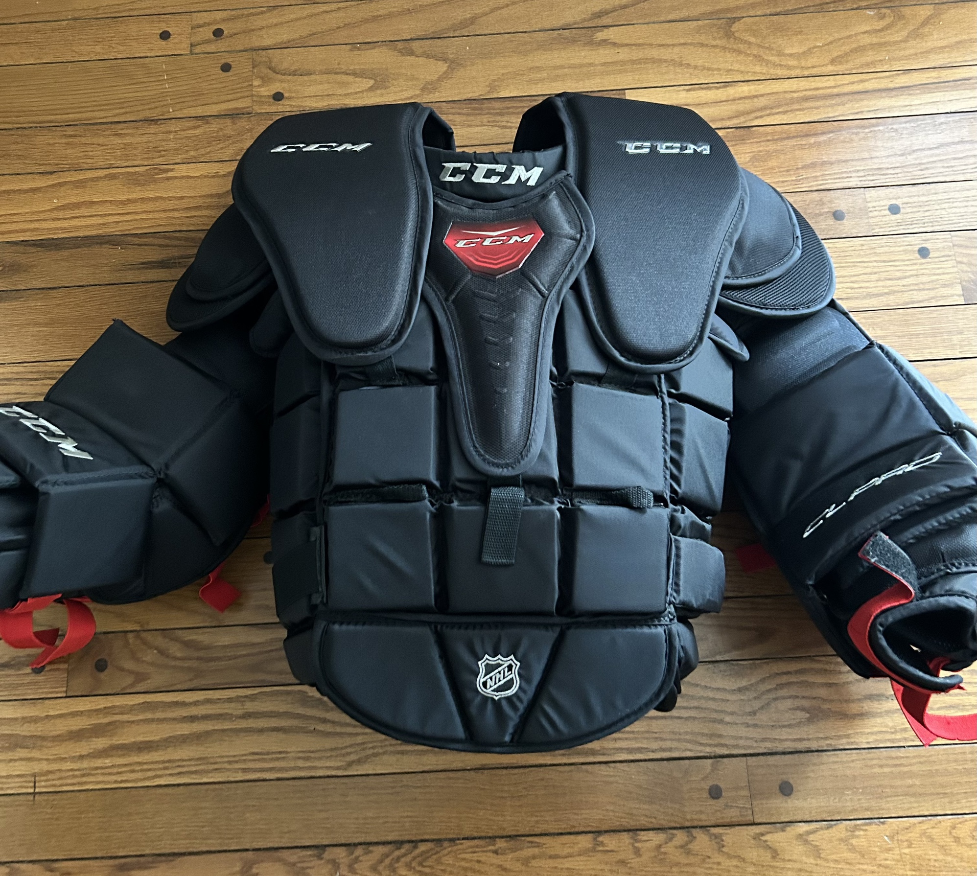 New Large CCM Pro Stock CL Pro Goalie Chest Protector | SidelineSwap
