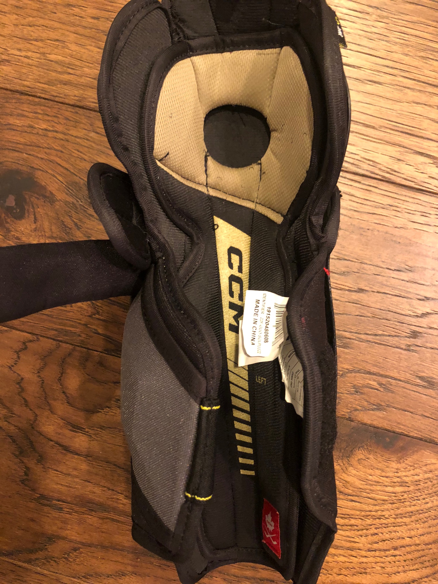 LIKE NEW Used CCM Vector plus Shin Pads | SidelineSwap