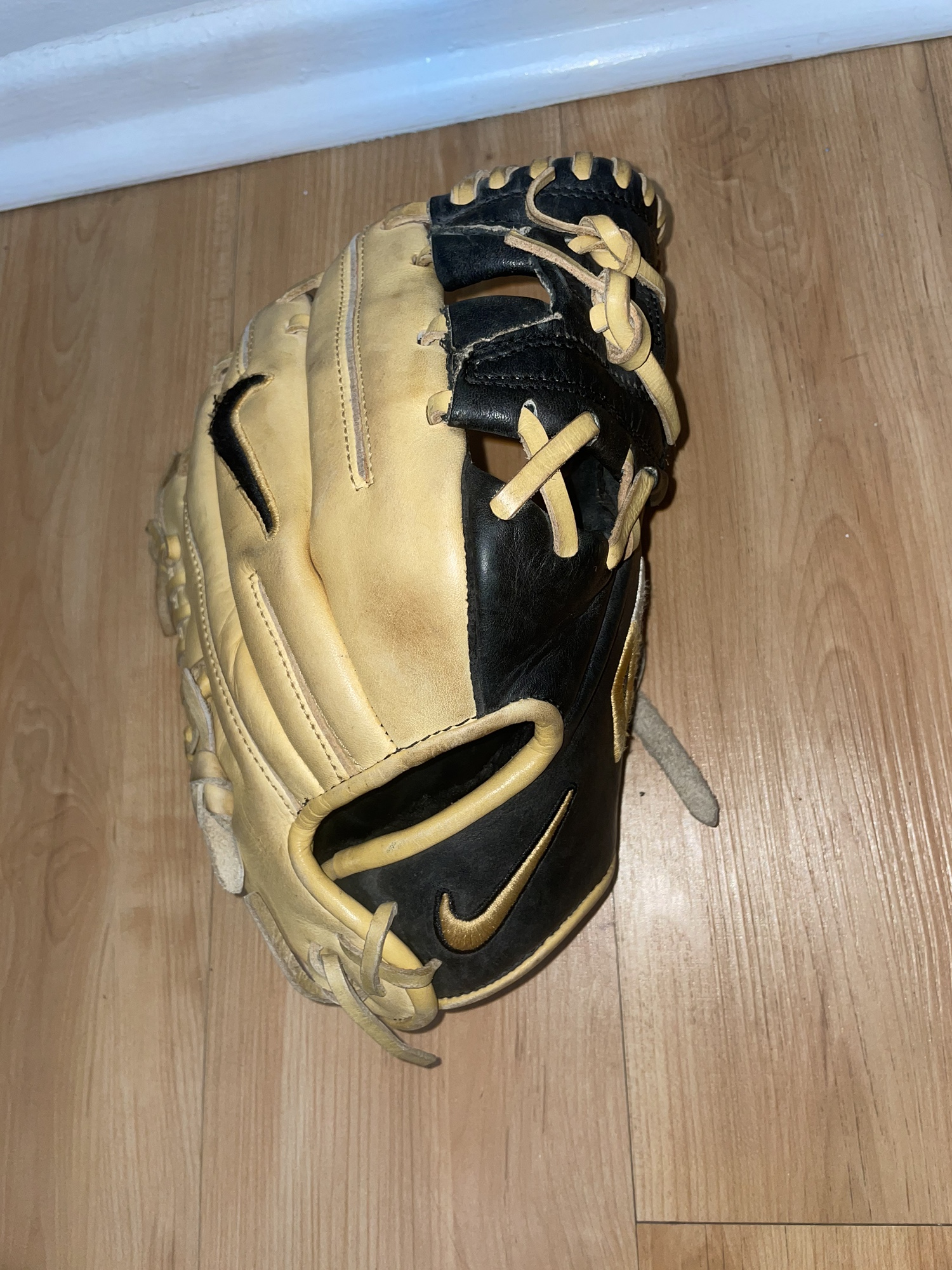 Nike diamond elite show baseball glove | SidelineSwap