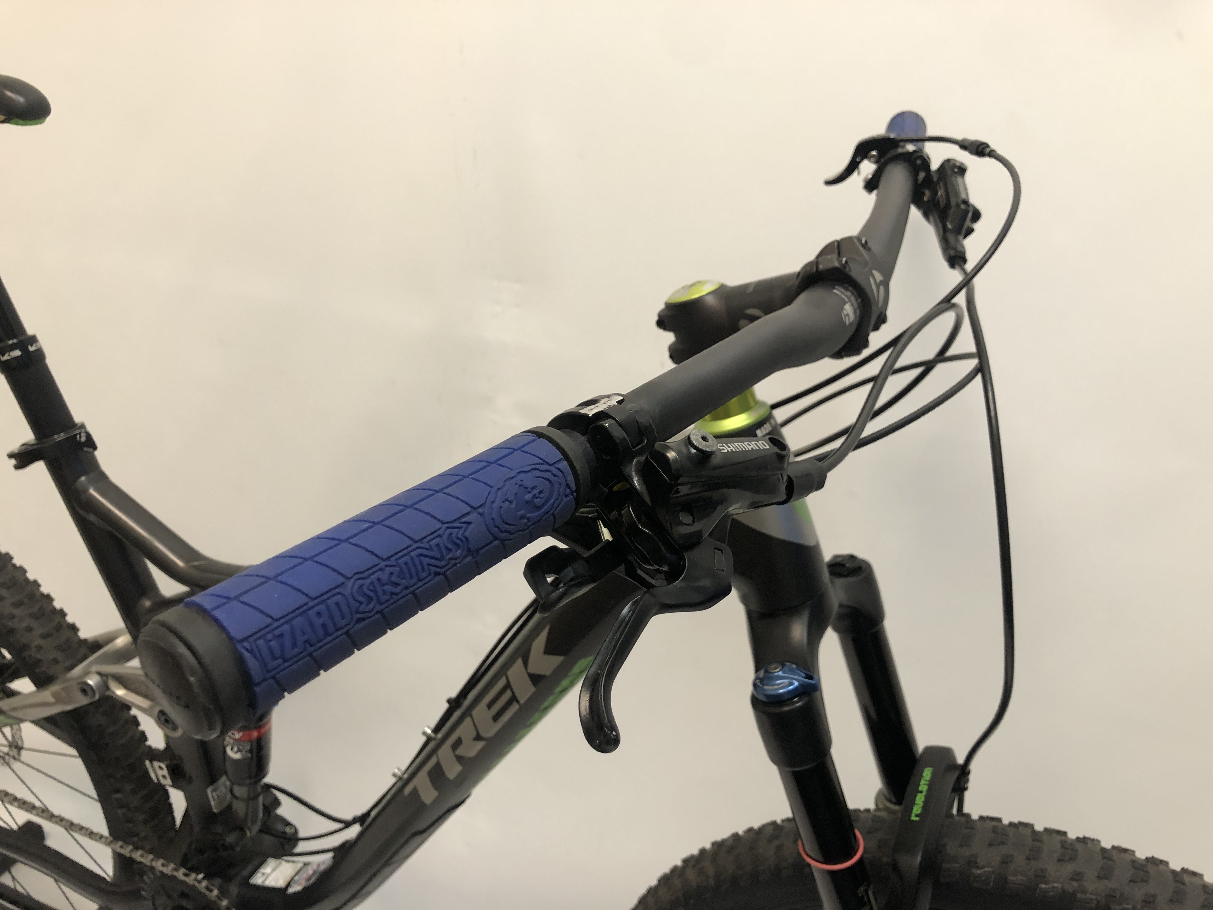 Large Trek Remedy 7 Full Suspension Mountain Bike with 1x11, Dropper ...