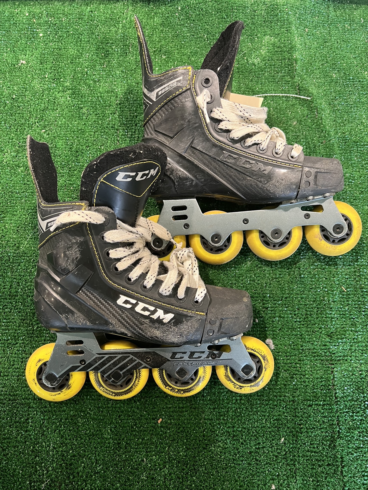 Used CCM Super Tacks 9350 Inline Skates D&R (Regular) 3.0 | SidelineSwap