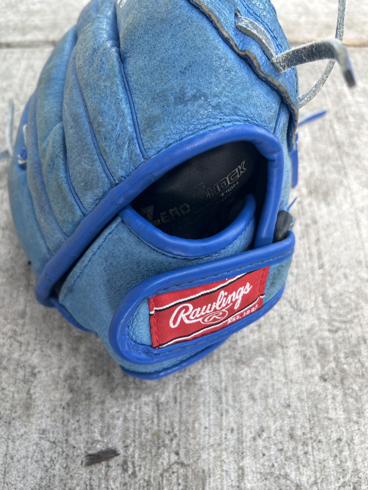 Used Rawlings Highlight Series Right Hand Throw Infield Baseball Glove 11.5" | SidelineSwap
