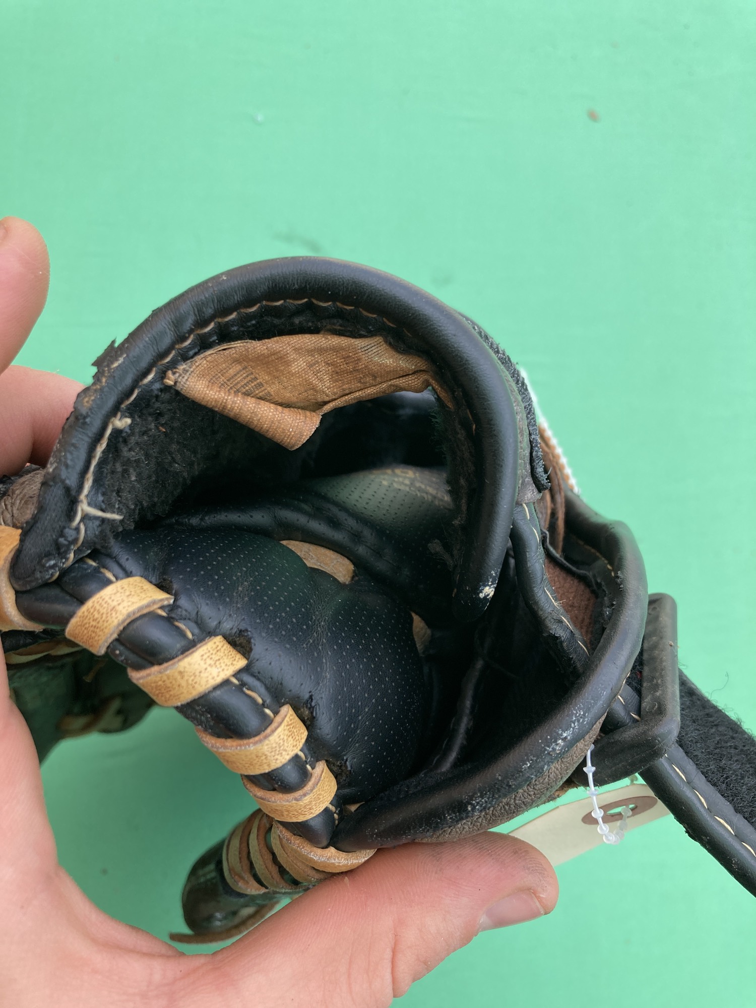 Used Rawlings Highlight Series Right Hand Throw Infield Baseball Glove 11.5" | SidelineSwap