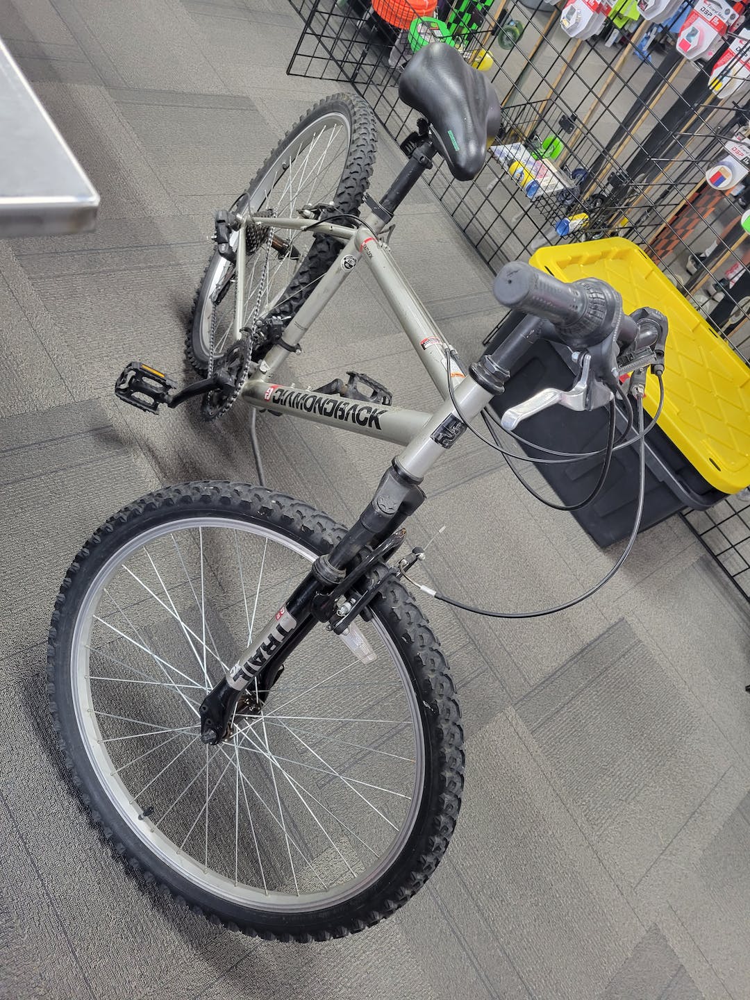 Used Diamondback Outlook Db78 38-42cm - 15-16" - Sm Frame 21 Speed Men ...