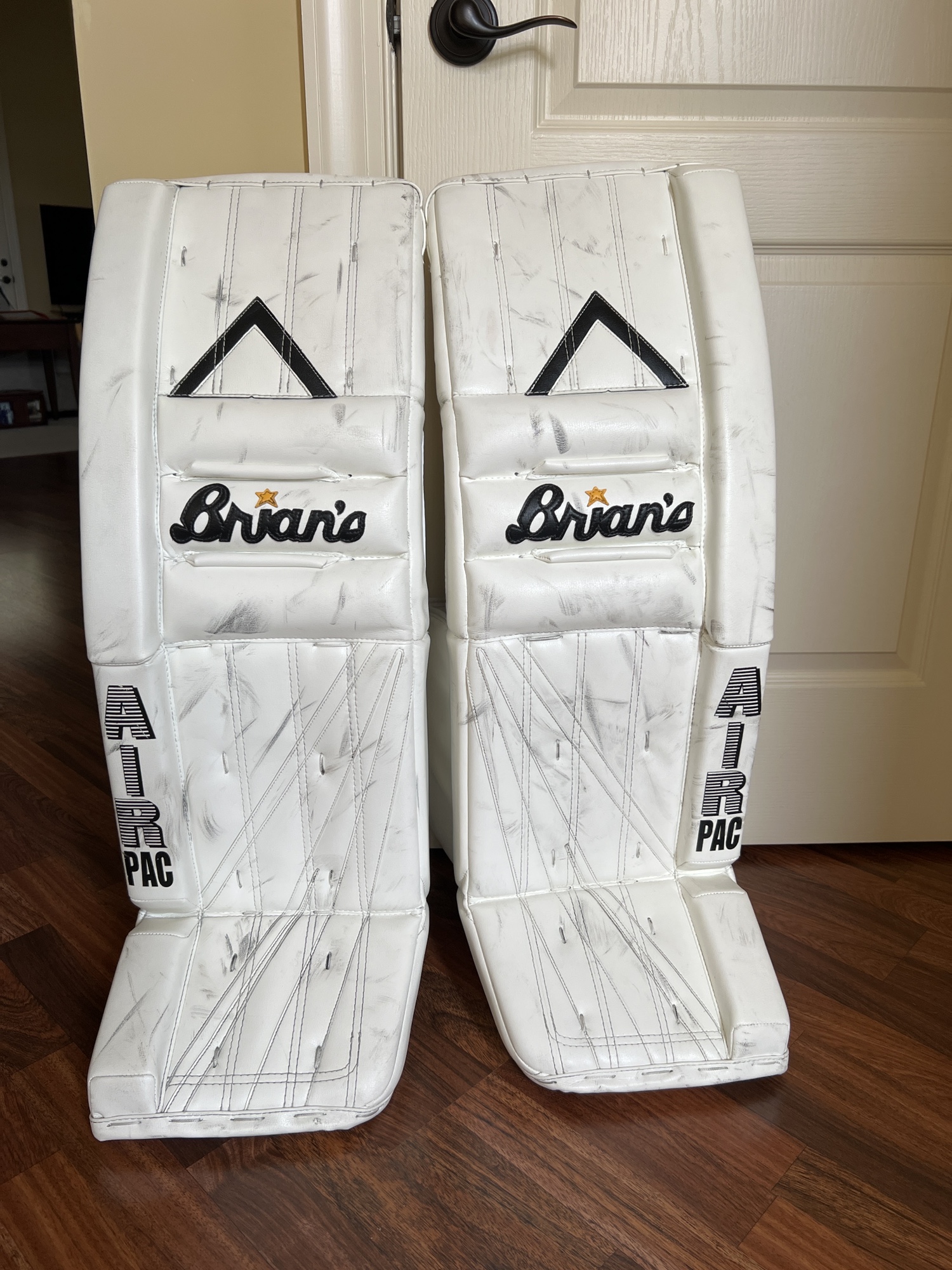 35"+1” Brian's Heritage Series Goalie Leg Pads | SidelineSwap