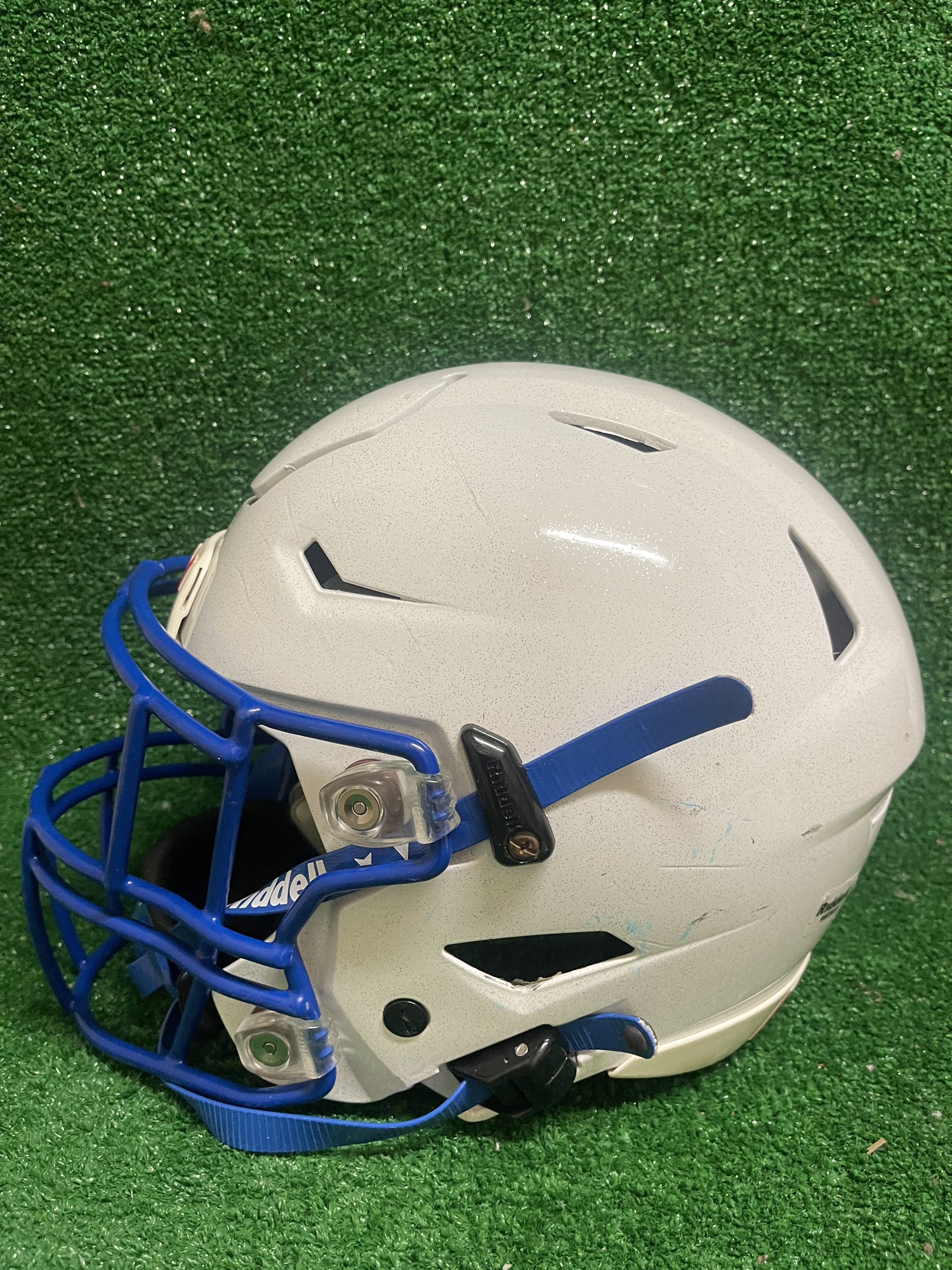 Adult Medium - Riddell Speedflex Football Helmet - White Sparkling ...