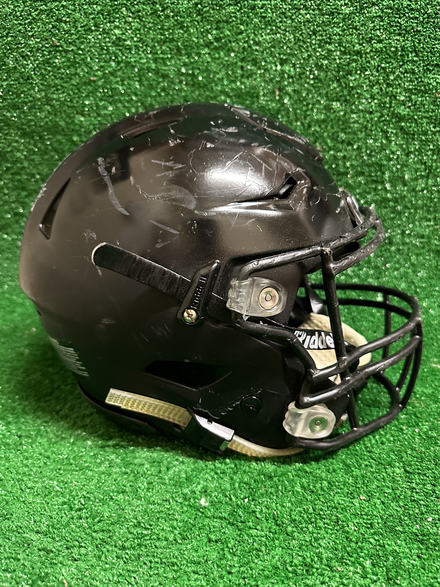 Adult Medium - Riddell Speedflex Football Helmet - Black | SidelineSwap