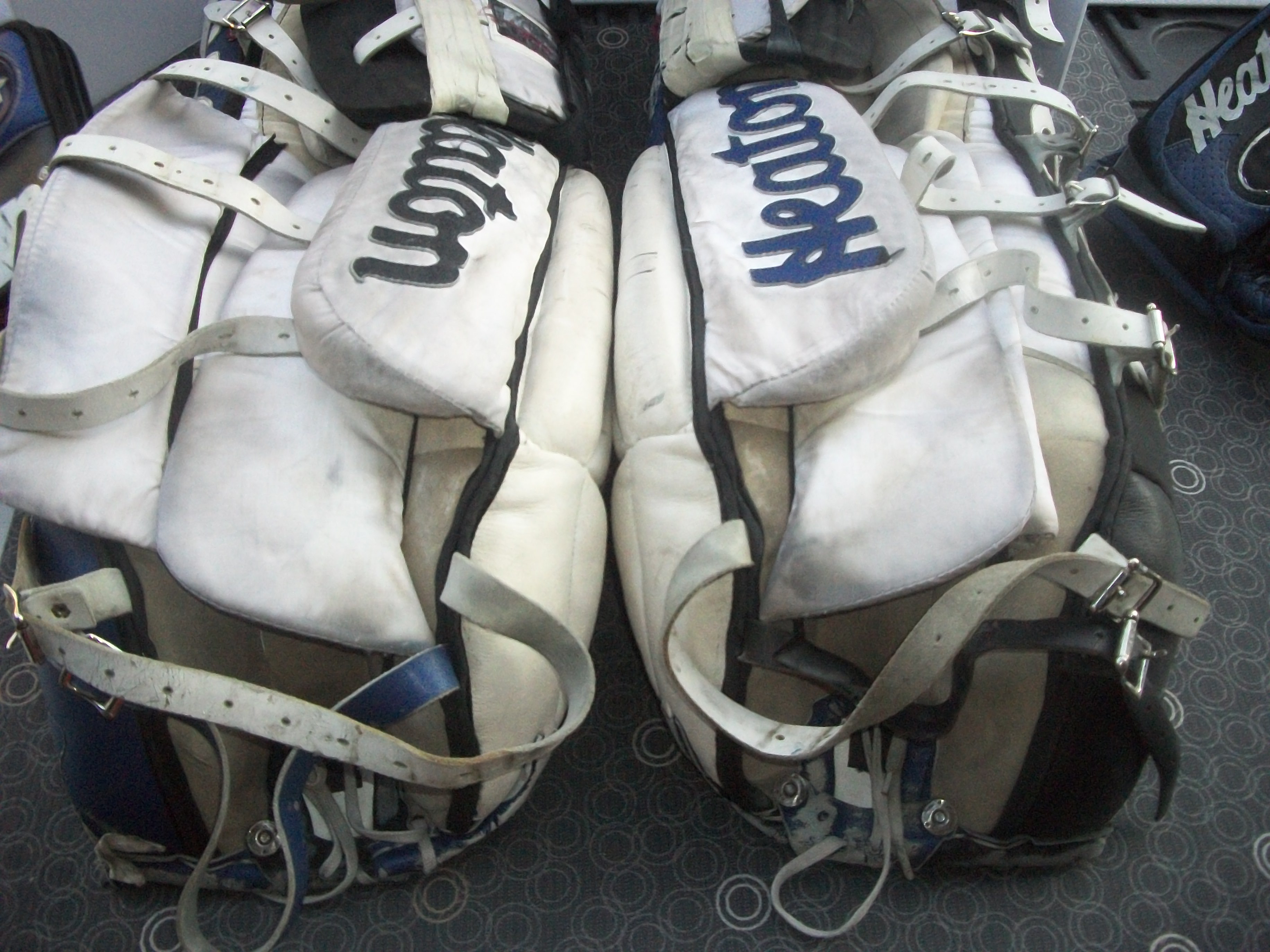 Used 36" Heaton Regular Helite 4 Goalie Full Set in White Blue Black ...