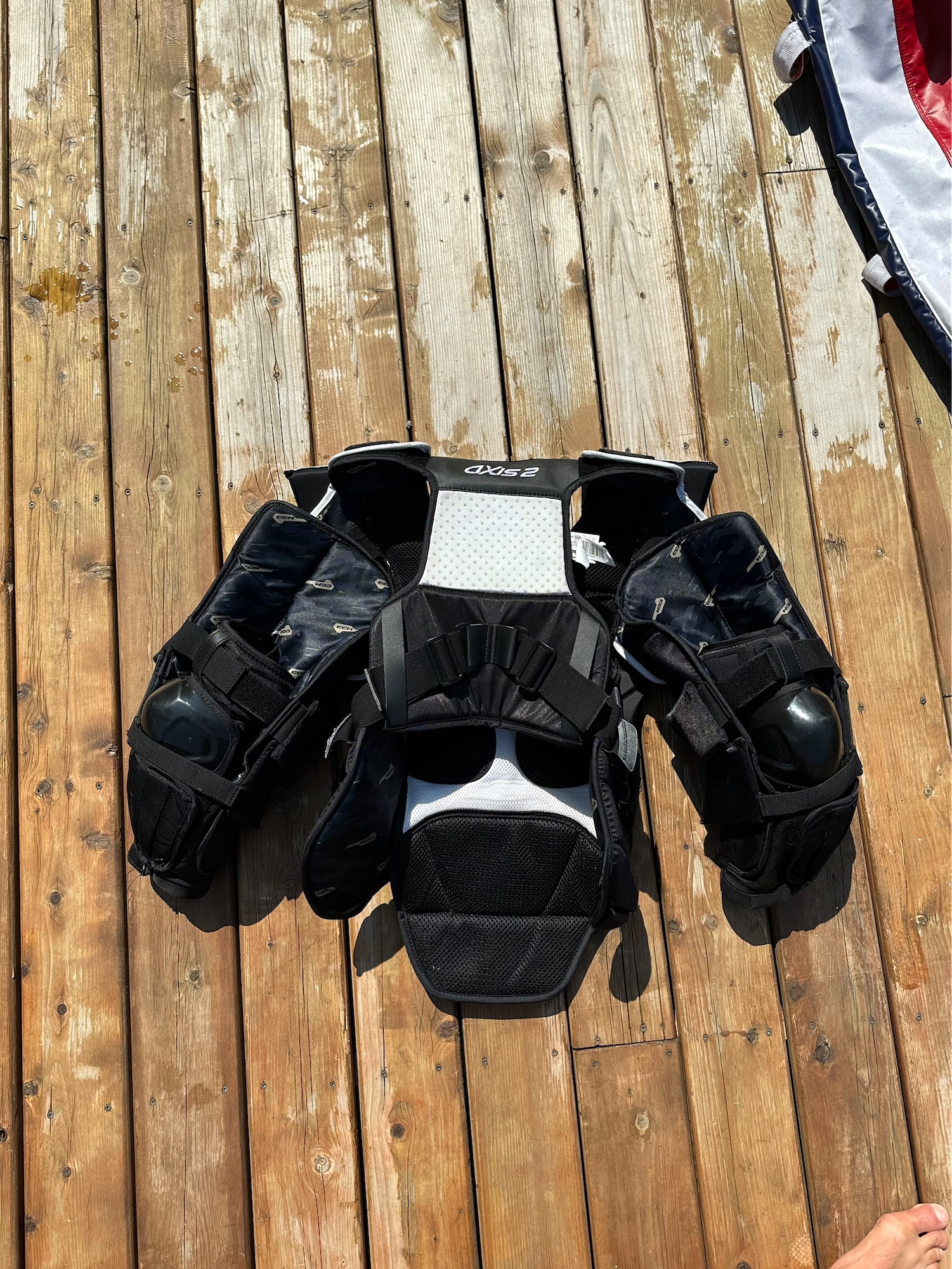 Like New CCM Axis 2 Goalie Chest Protector Large | SidelineSwap