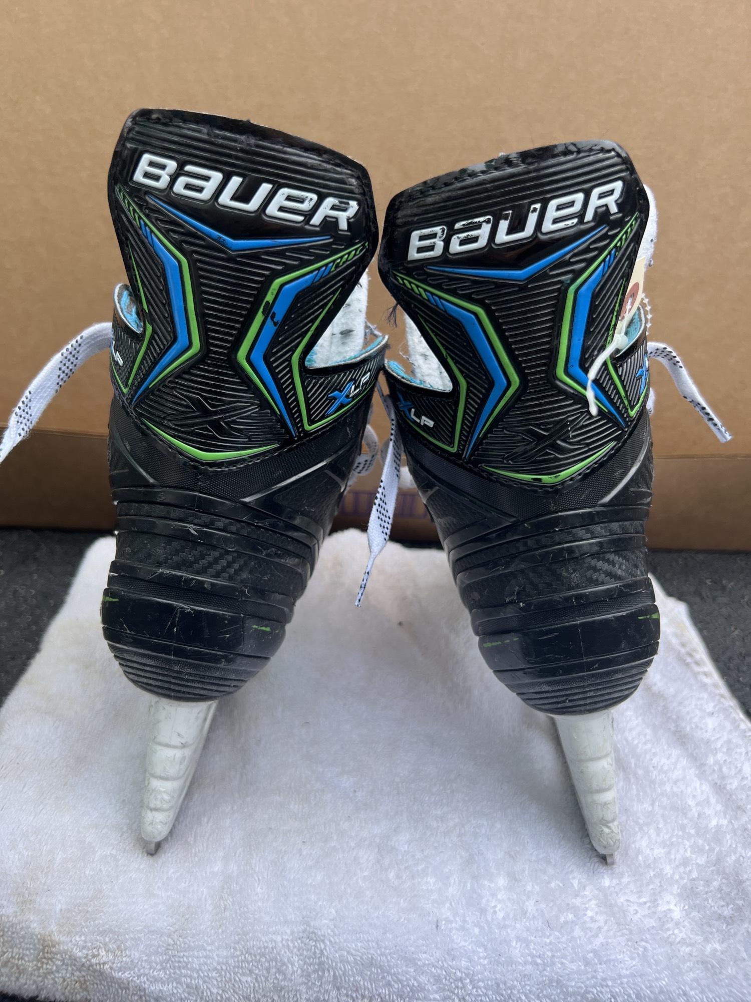 Junior Used Bauer XLP Hockey Skates D&R (Regular) 3.0 | SidelineSwap
