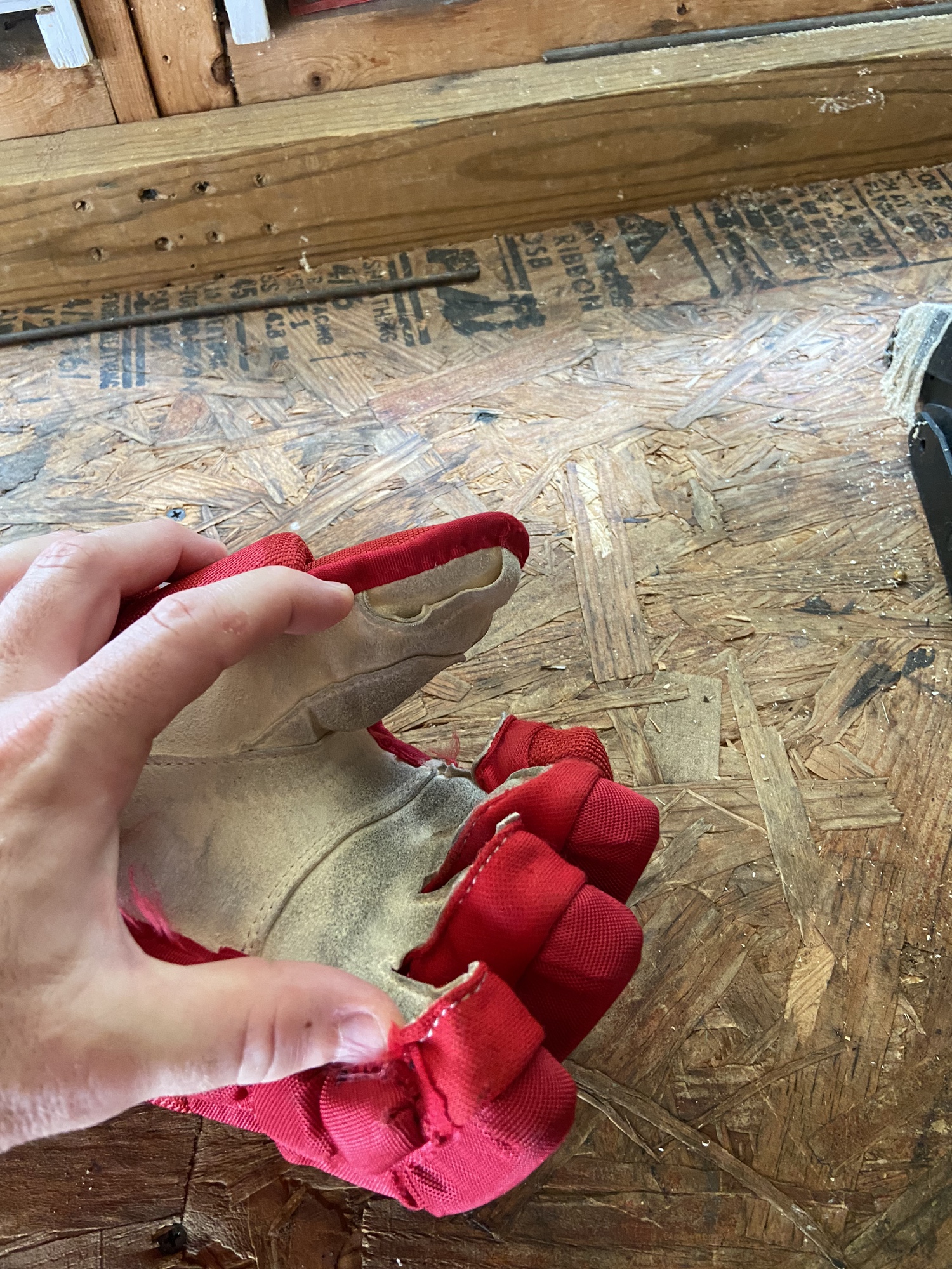 Red Bauer Vapor Gloves | SidelineSwap