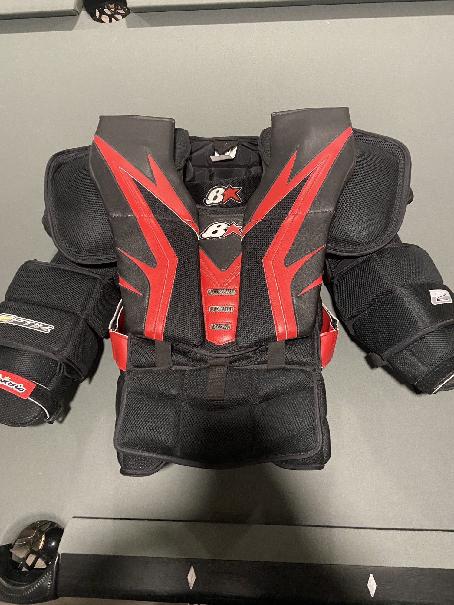 Brians Optik 2 Sr chest protector | SidelineSwap