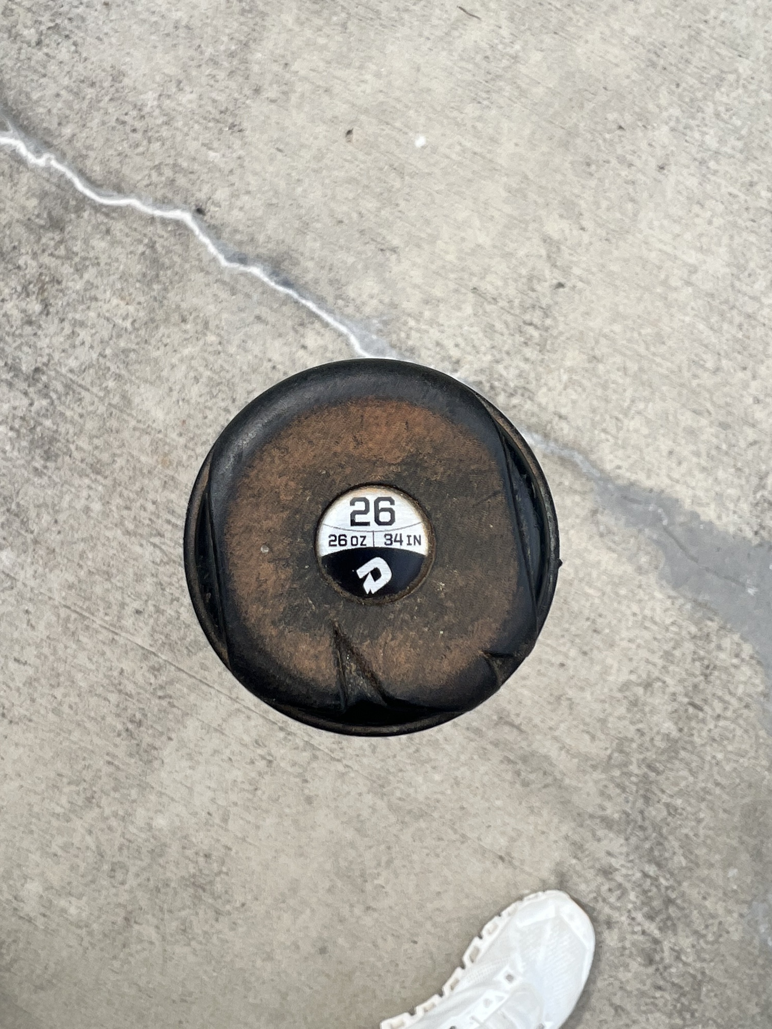 Composite (-8) 26 oz 34" Flipper Bat | SidelineSwap