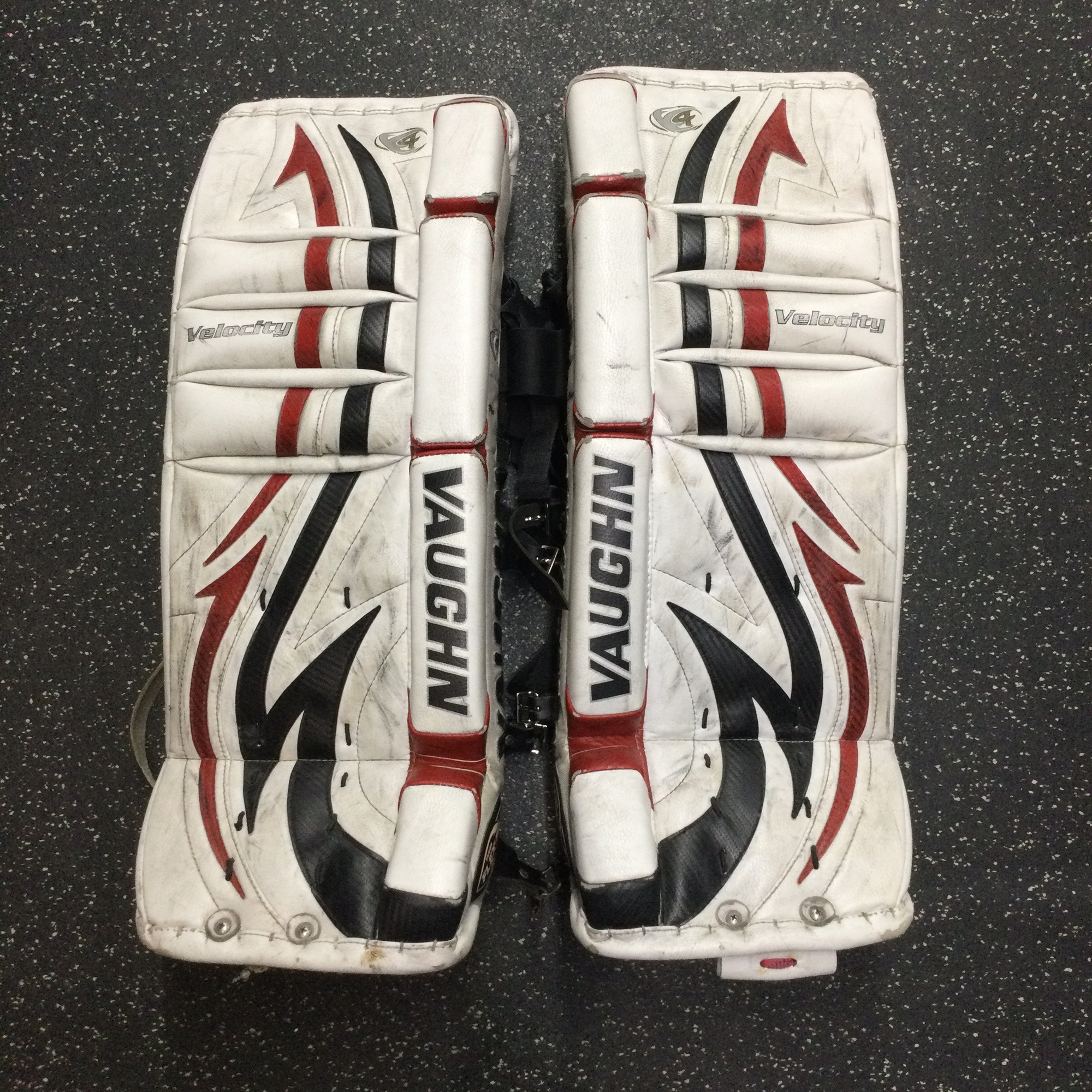 26" Vaughn Velocity V4 Goalie Leg Pads | SidelineSwap
