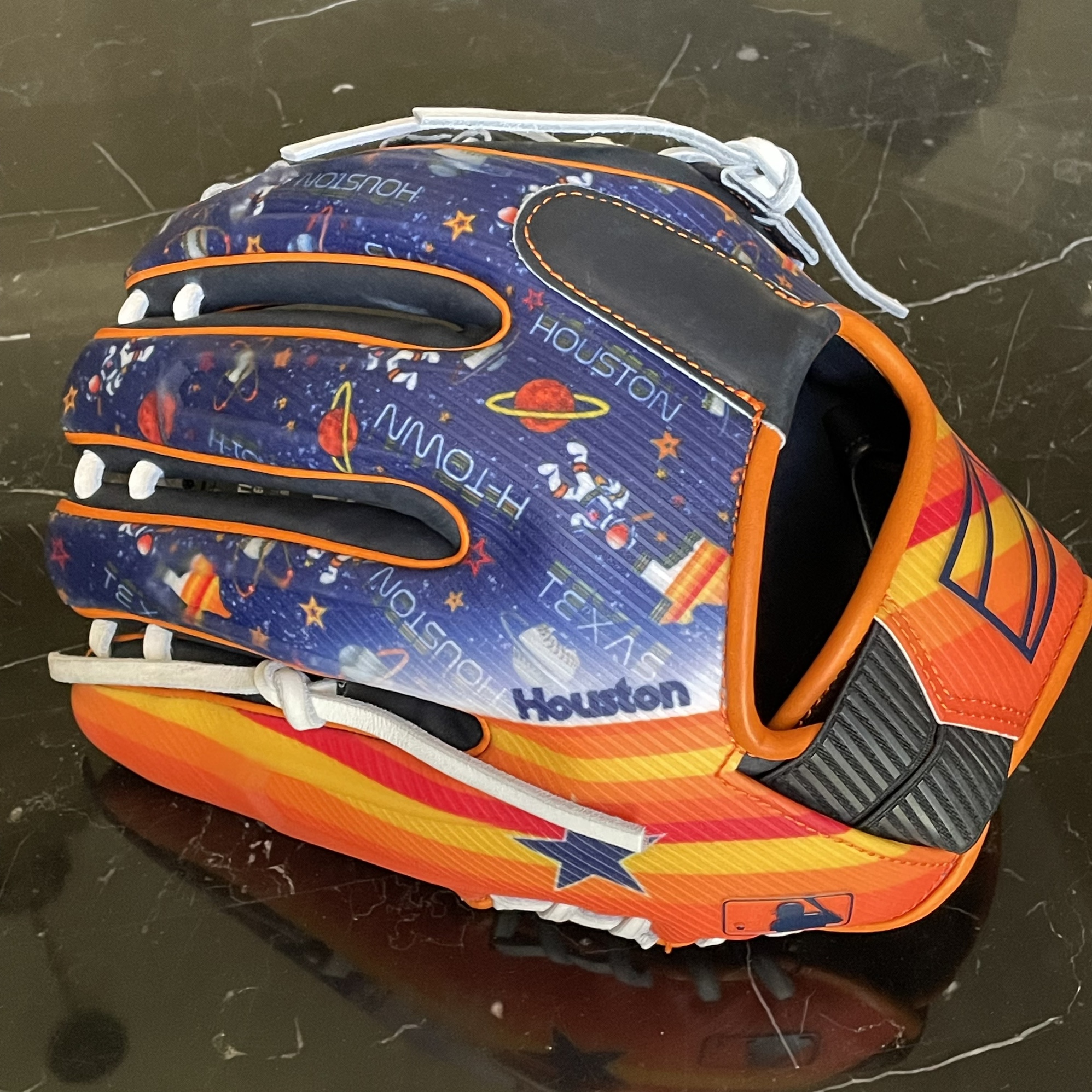 NEW RAWLINGS REV1X HOUSTON EXCLUSIVE - 11.5" REV204-32HOU | SidelineSwap