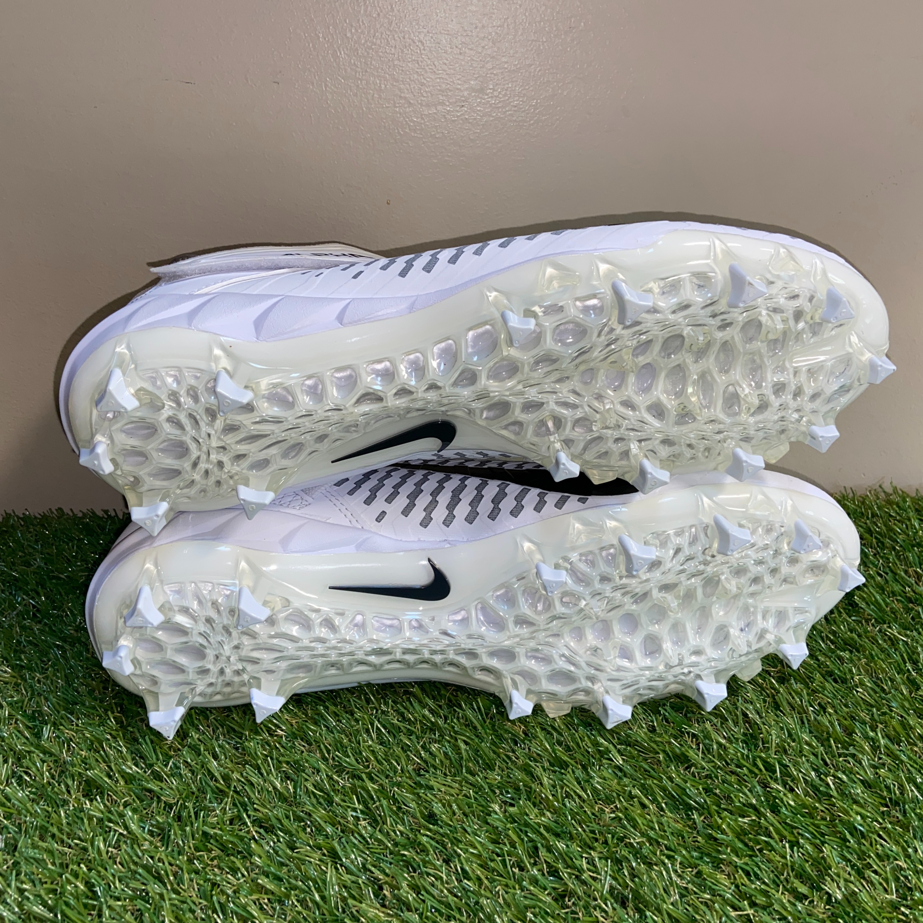 Nike Alpha Menace Pro 2 Football Mid Cleats White AQ3209-100 Mens 10 ...
