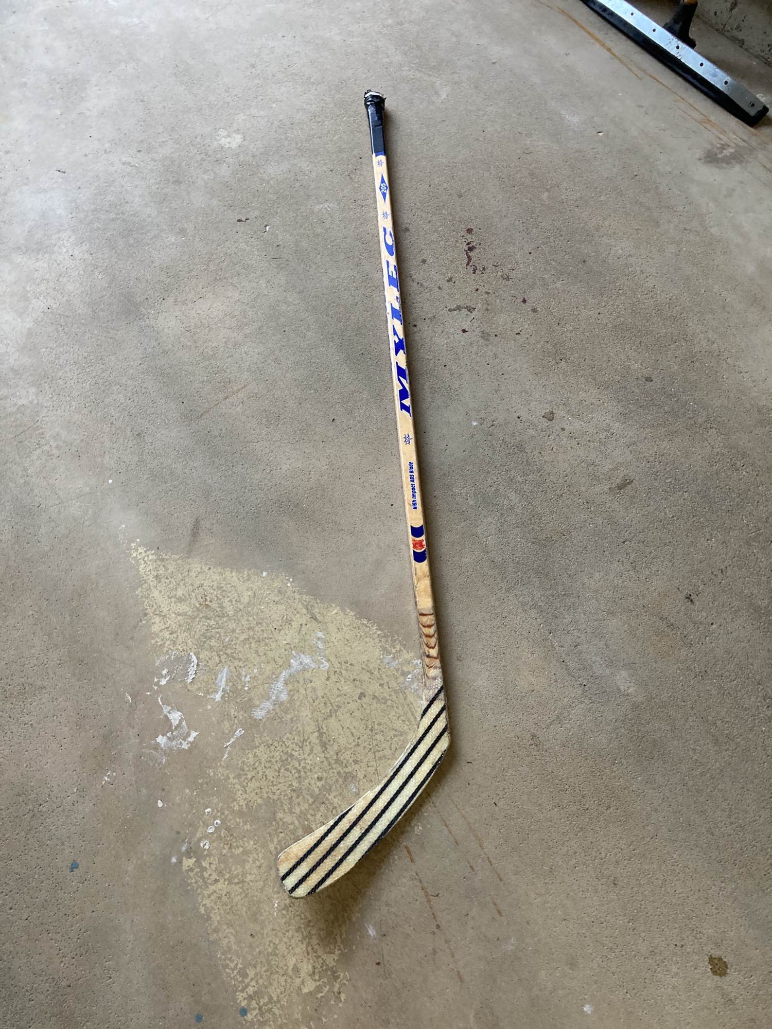 63” Mylec Jet-Flo Senior Hockey Stick Used | SidelineSwap
