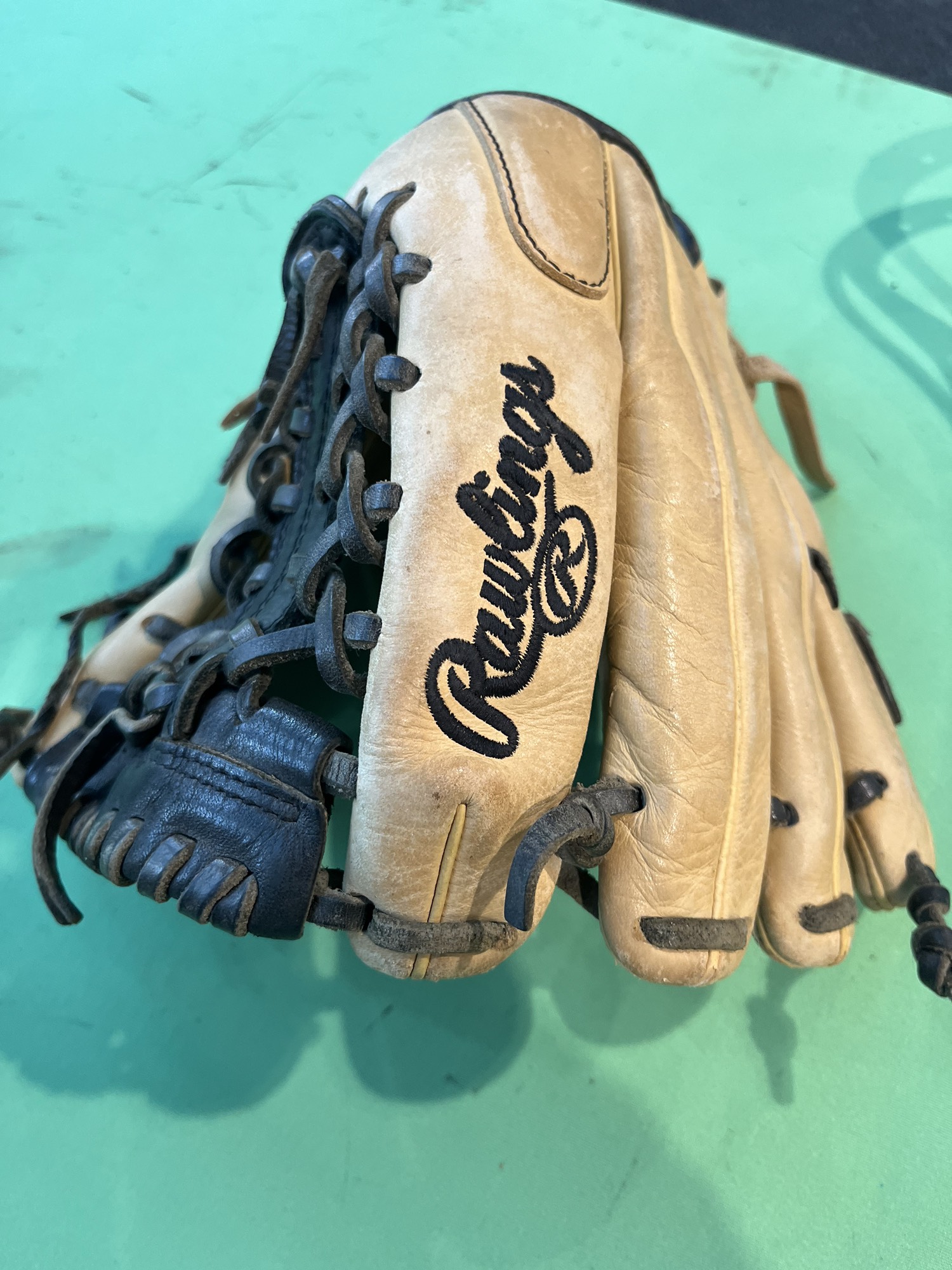 Tan Used Rawlings Gold Glove Elite Right Hand Throw Infield Baseball Glove 11.5" | SidelineSwap