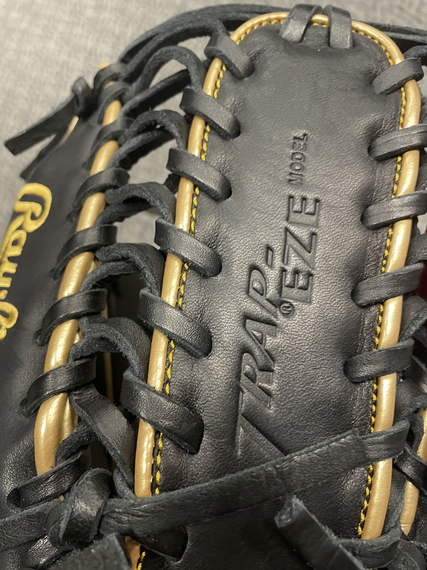 Rawlings R9 12.75” Trapeze right hand throw glove | SidelineSwap