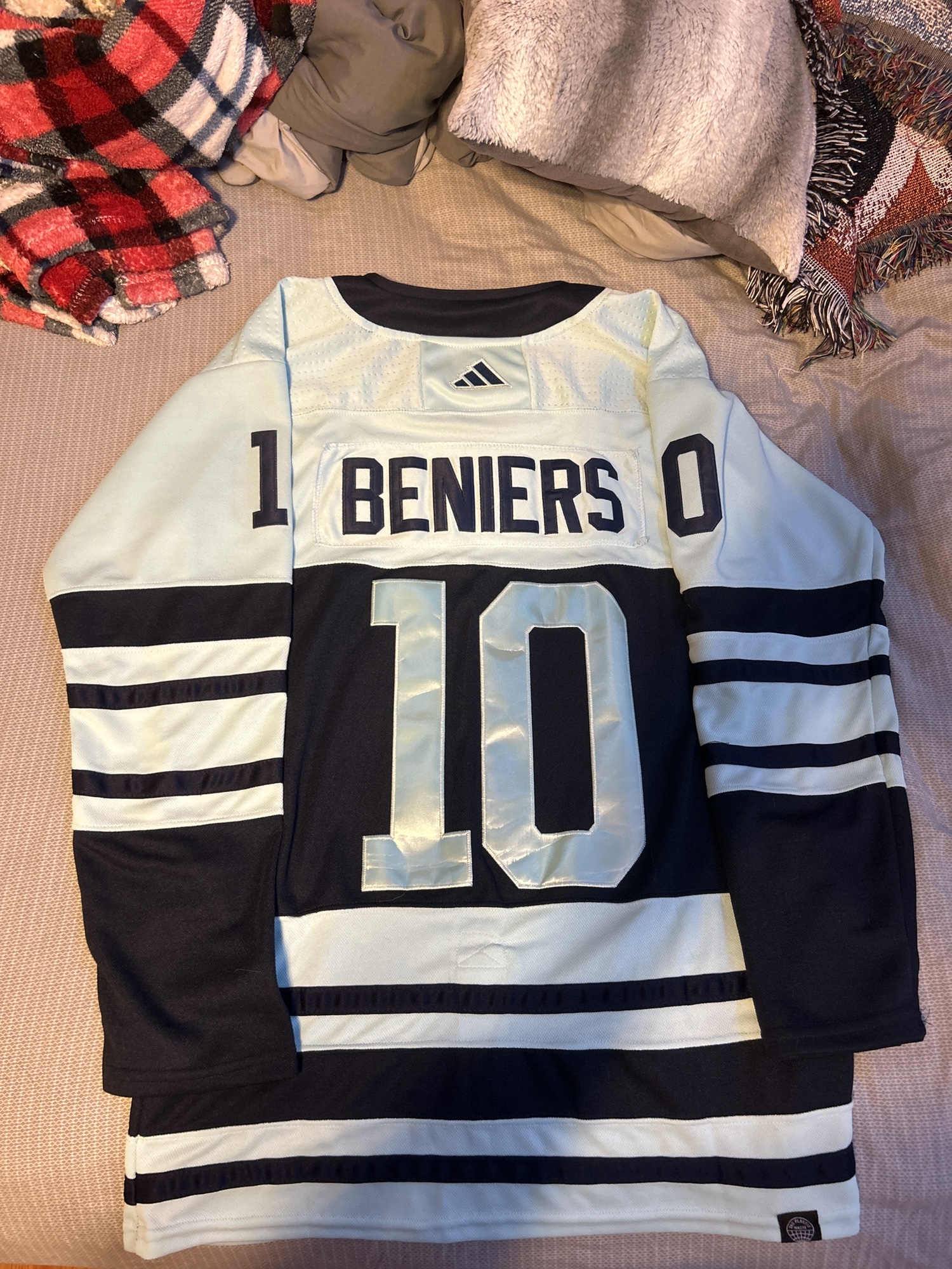 Seattle Kraken Reverse Retro - Beniers #10 | SidelineSwap