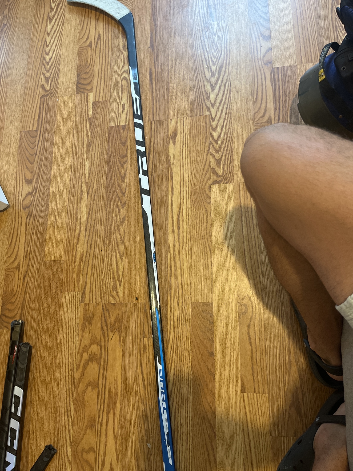 Senior Right Handed P90 Pro Stock XC9 ACF Hockey Stick | SidelineSwap