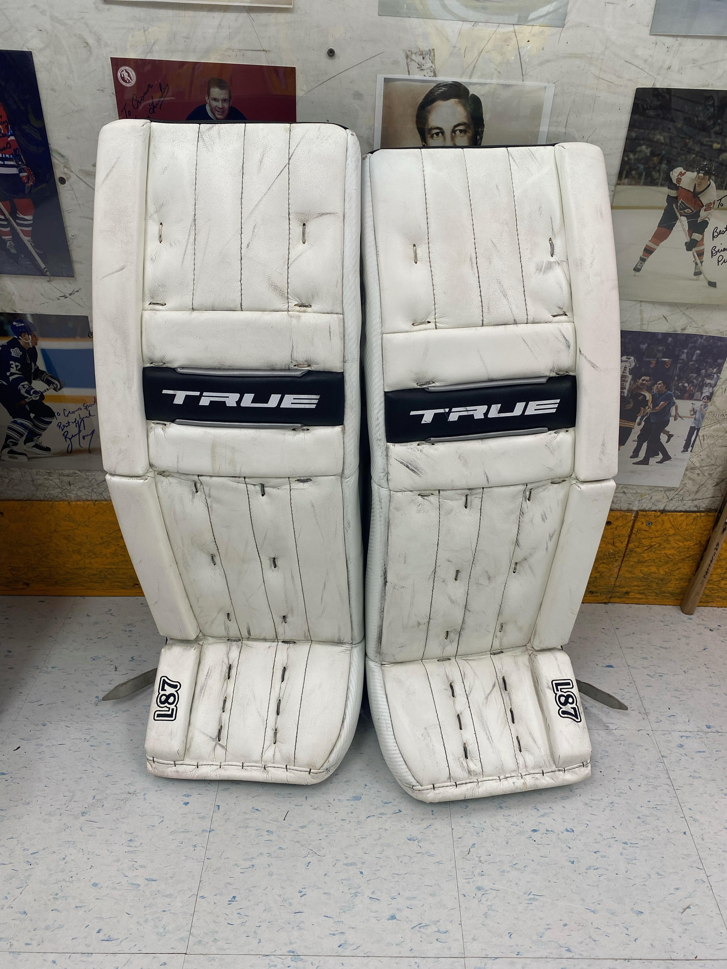 Used 34" True L87 Goalie Leg Pads | SidelineSwap