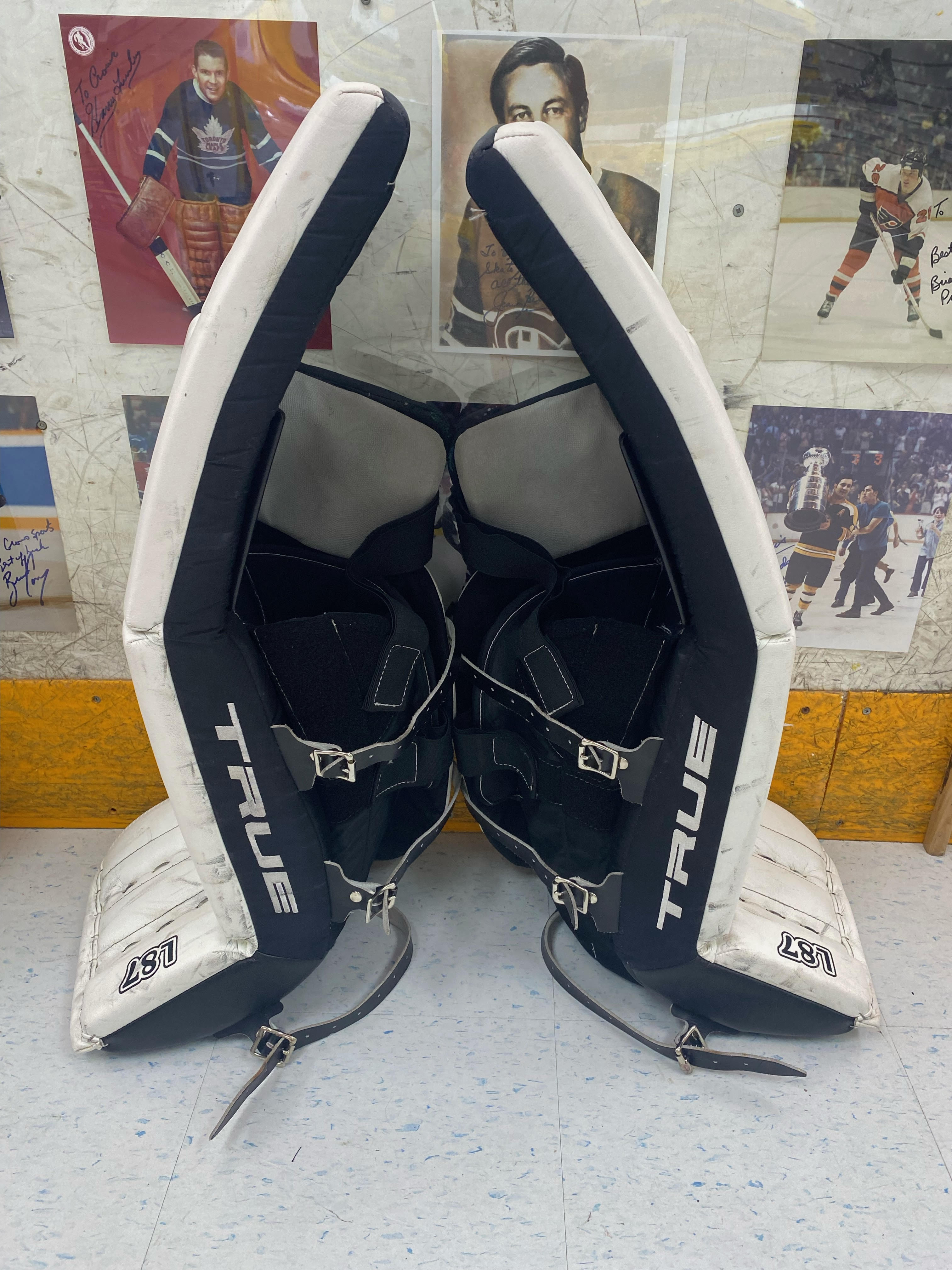 Used 34" True L87 Goalie Leg Pads | SidelineSwap