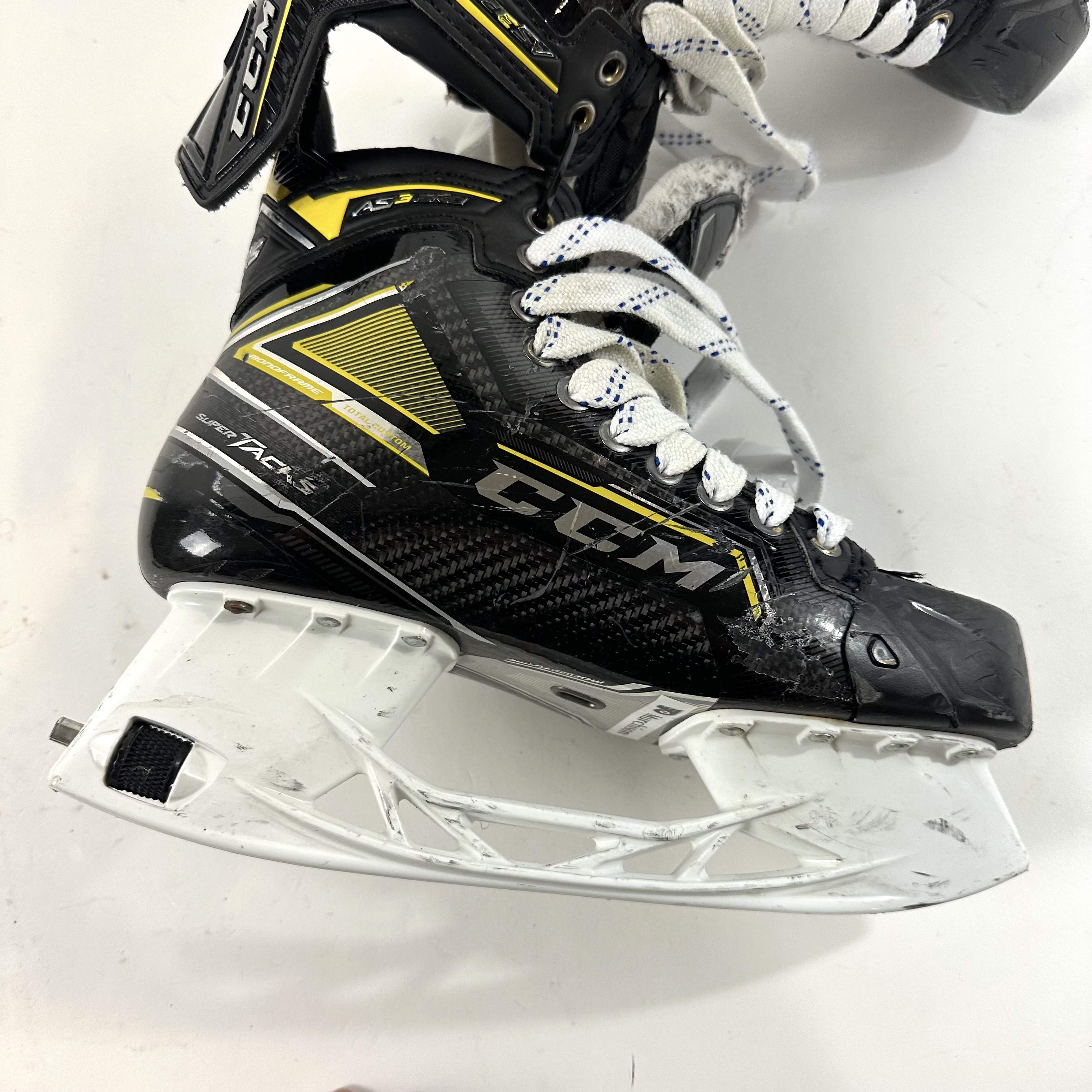 Used CCM Super Tacks AS3 Pro Skates | Size 8.5D | A1242 | SidelineSwap