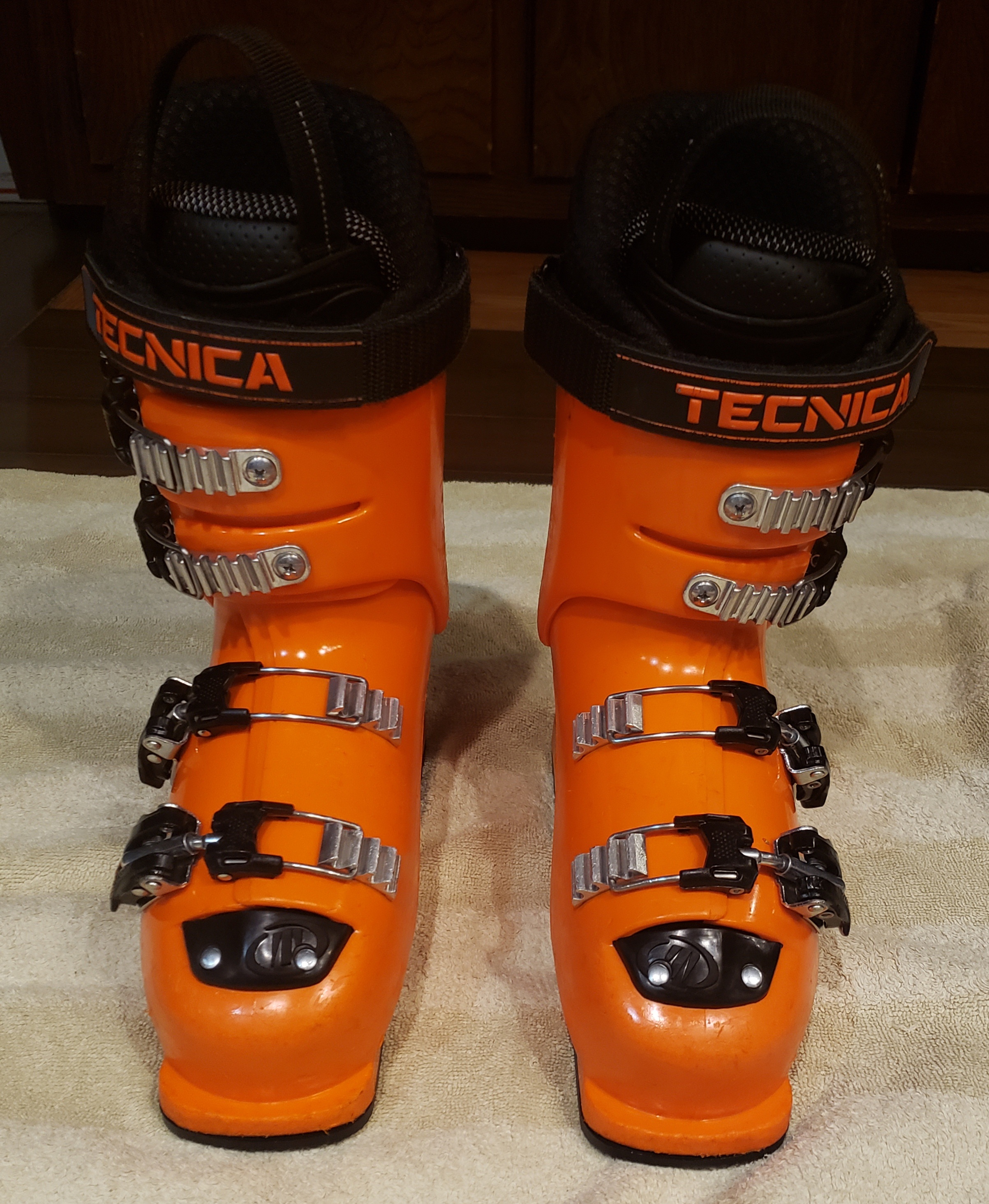 JR. 22/22.5 TECNICA FIREBIRD 60 Ski Boots (BOYS YOUTH 4-4.5) USED*NEW SOLES* WASHED & CLEAN ...