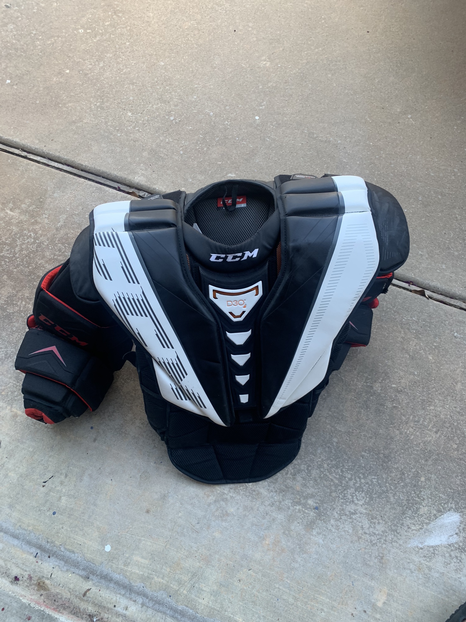 Used Large CCM Pro Stock Eflex 5 pro Goalie Chest Protector | SidelineSwap