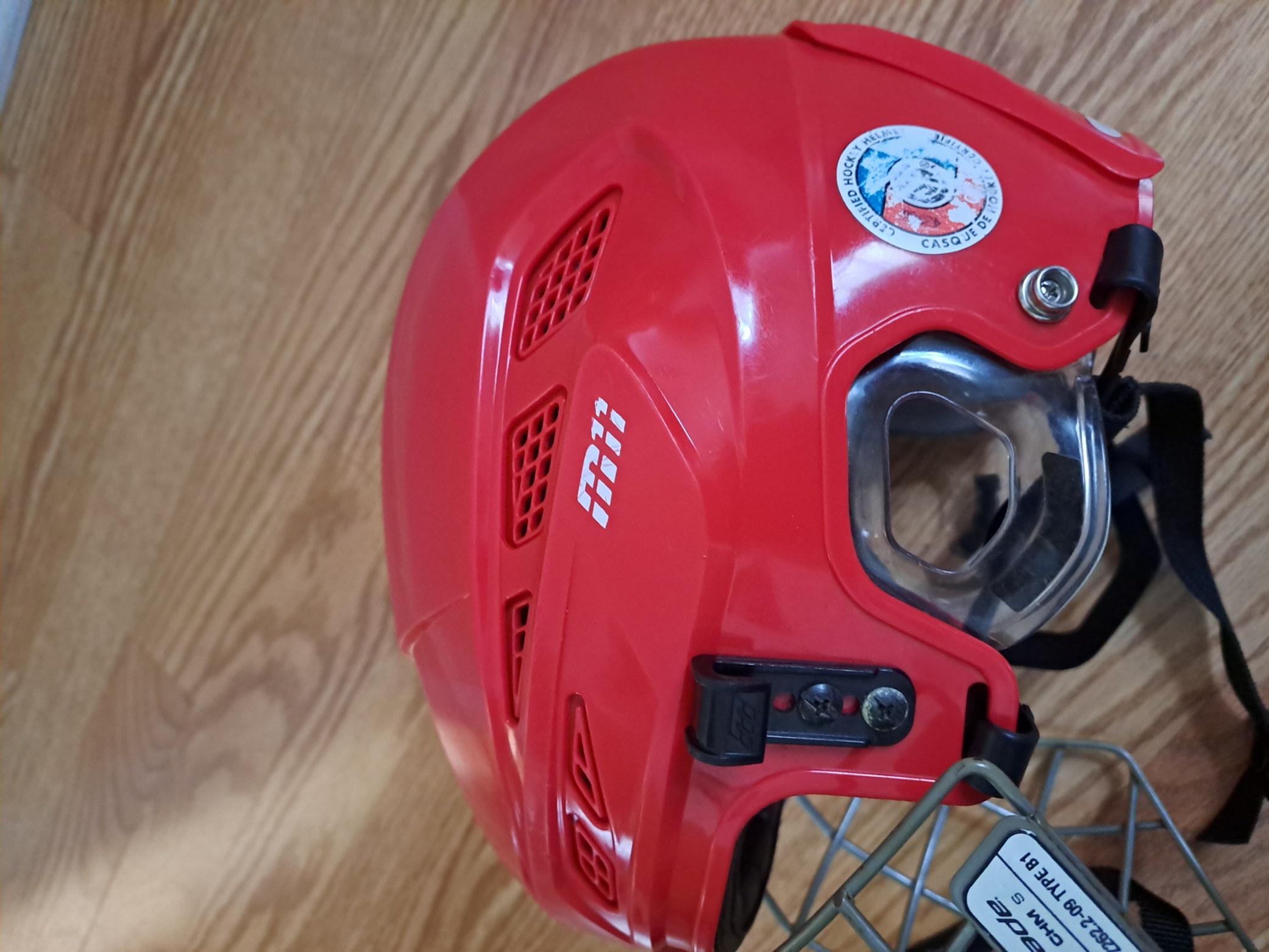 Used Medium Cascade M11 Helmet | SidelineSwap