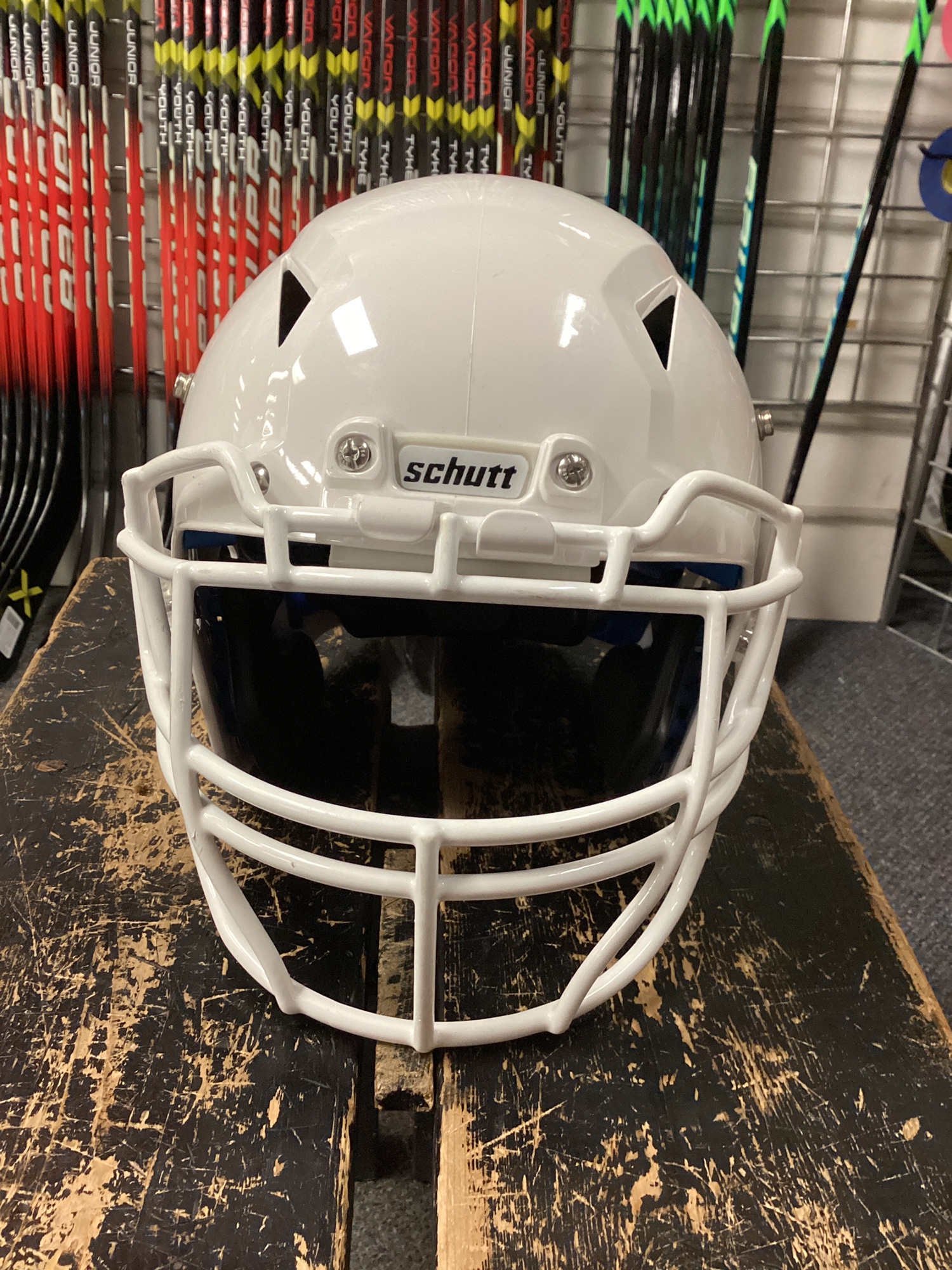 New Youth Large Schutt Vengeance A11 Helmet | SidelineSwap